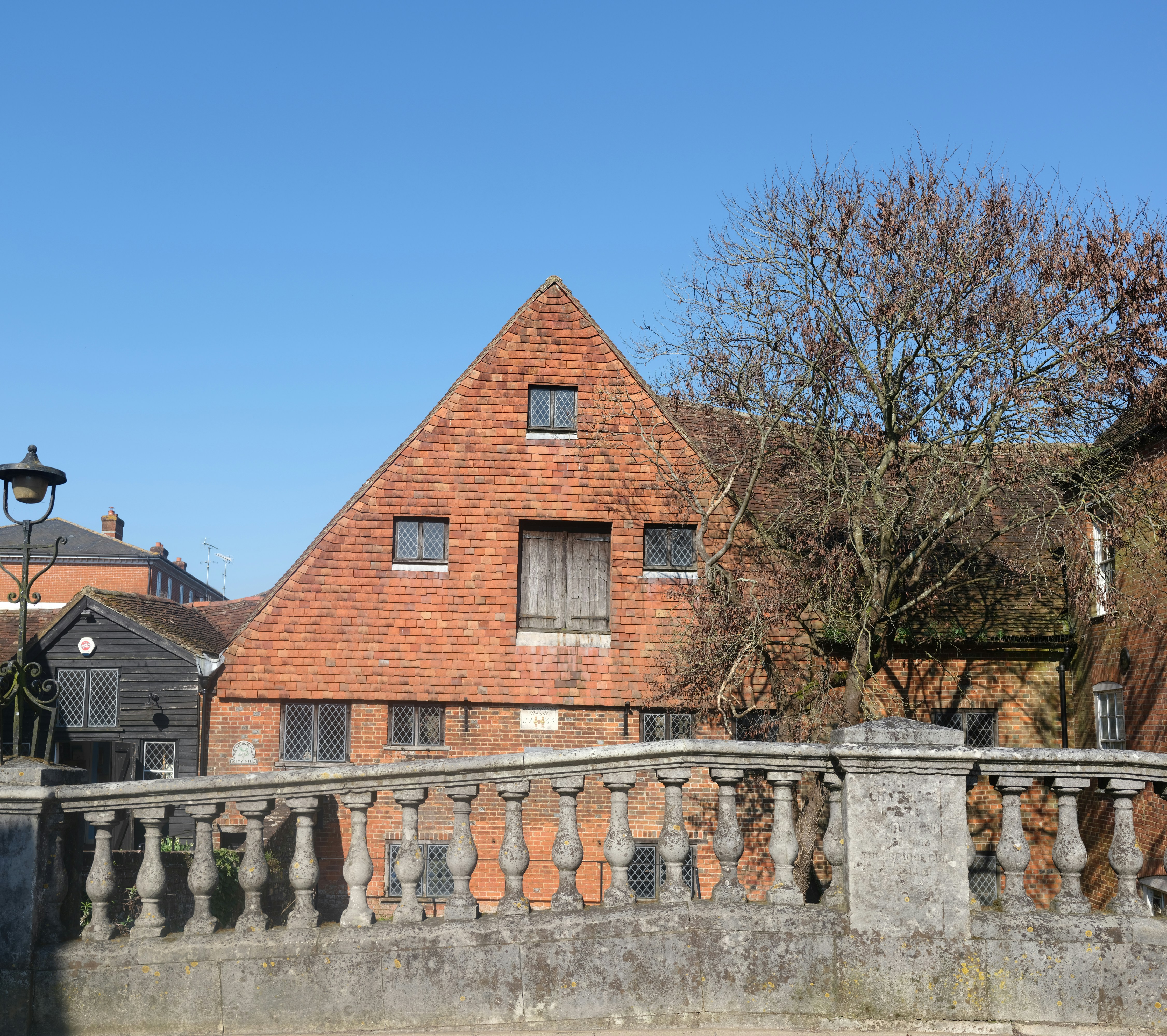 Brick Triangle Overlook: A Quiet Corner of a Historic Terrace