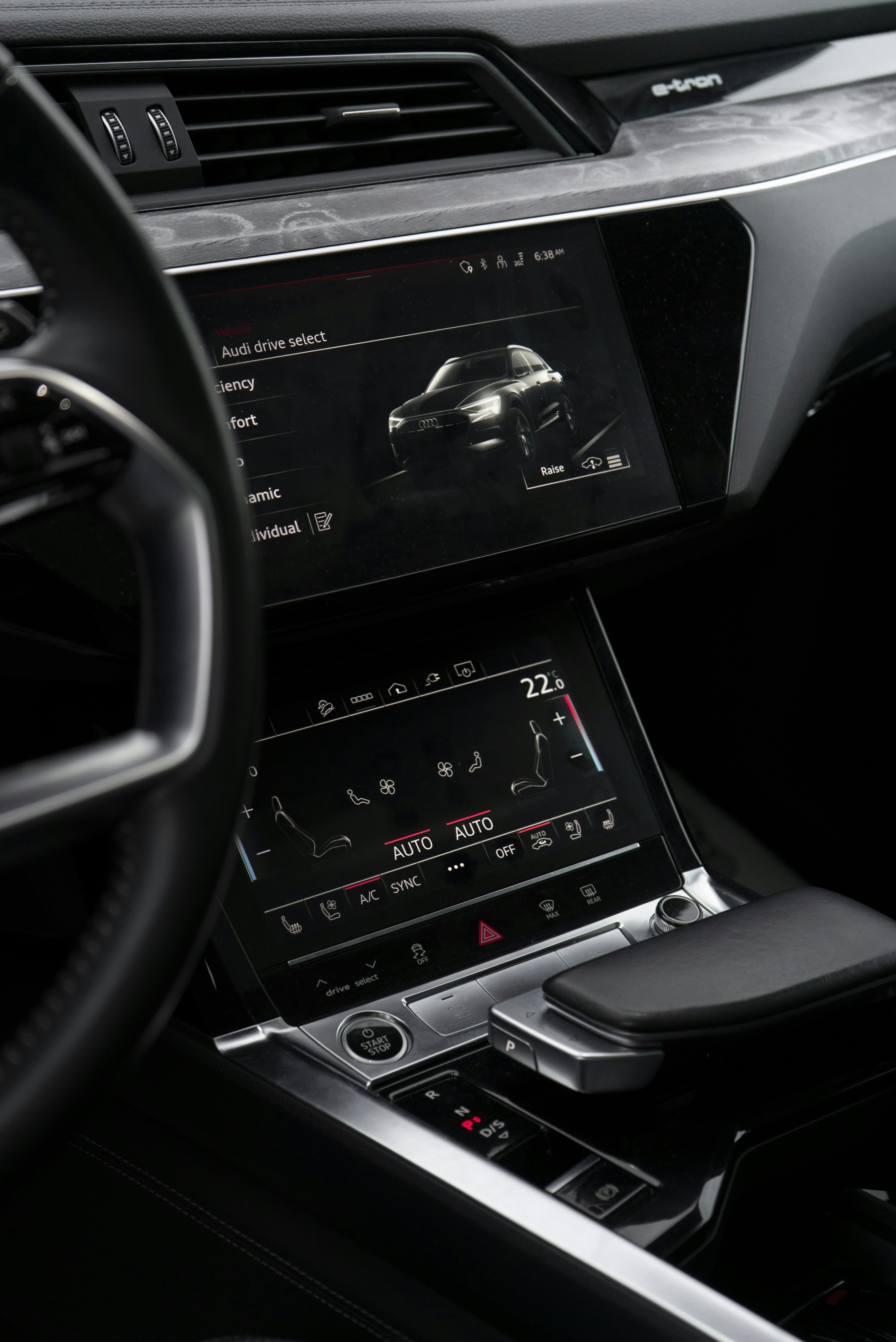 Silky Interface: A Glimpse into the Audi Cockpit’s Dual Touchscreens