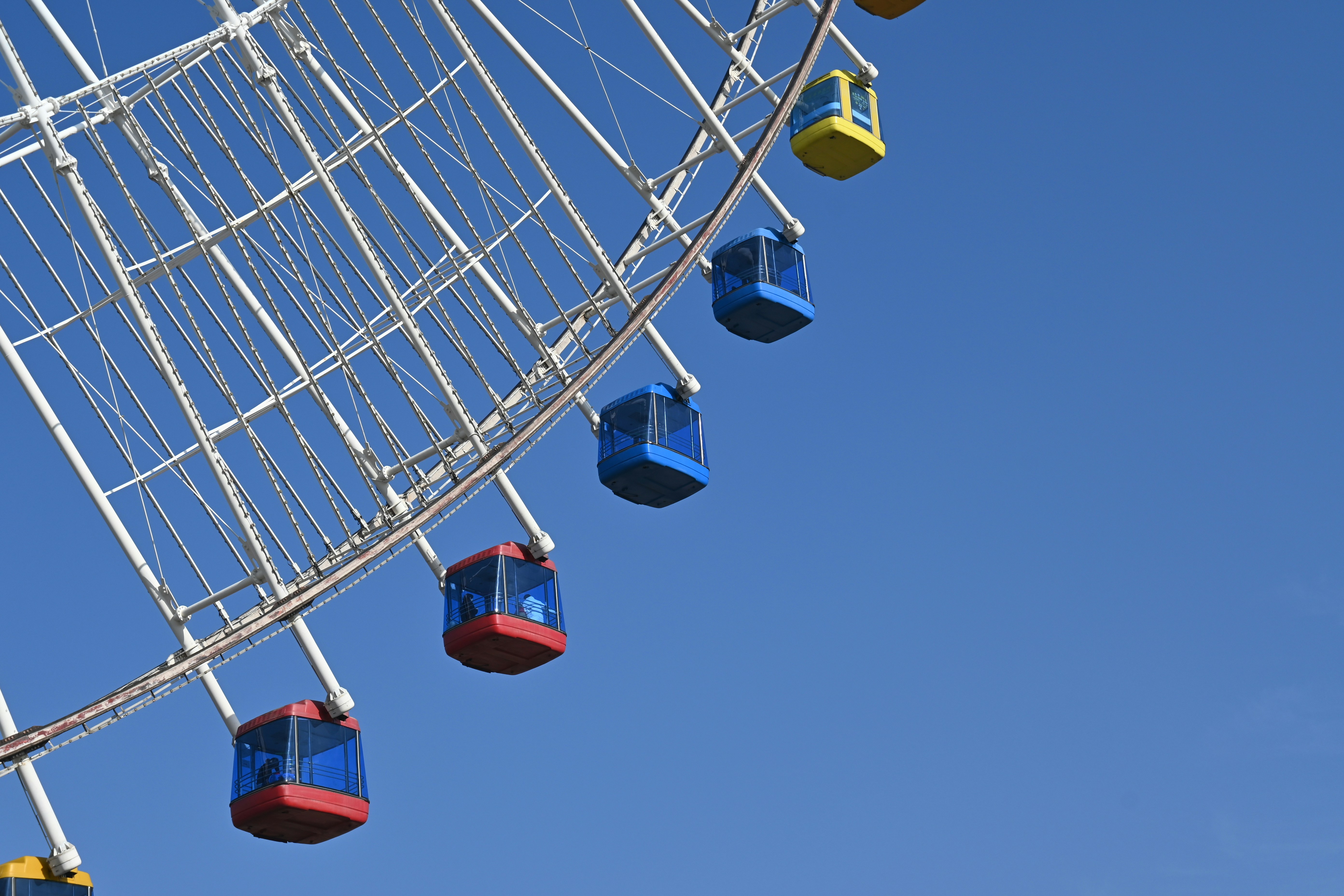 Blue Sky Carousel: The Ferris Wheel in Flight