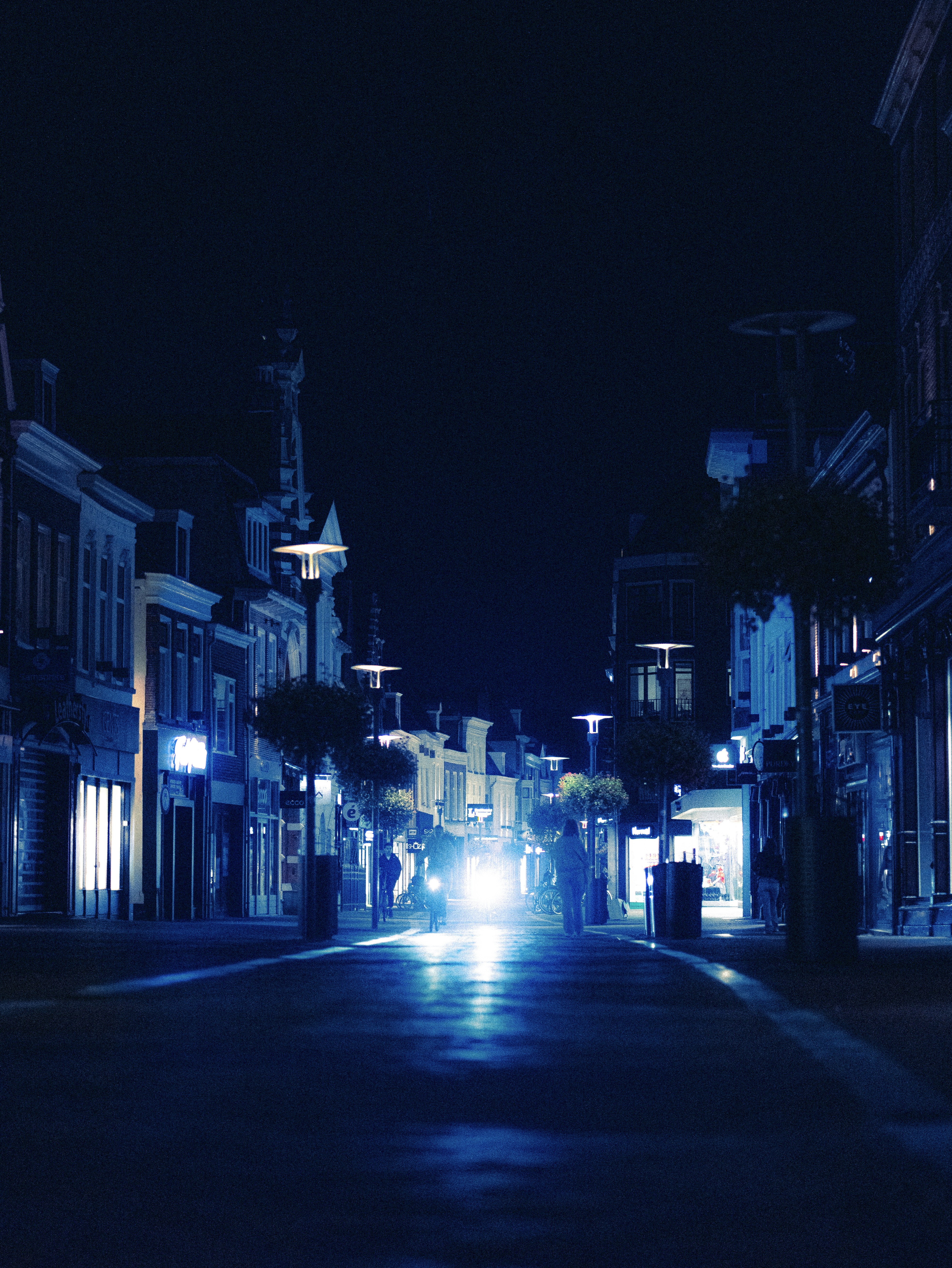 Night Street Pulse: Blue Neon Corridor
