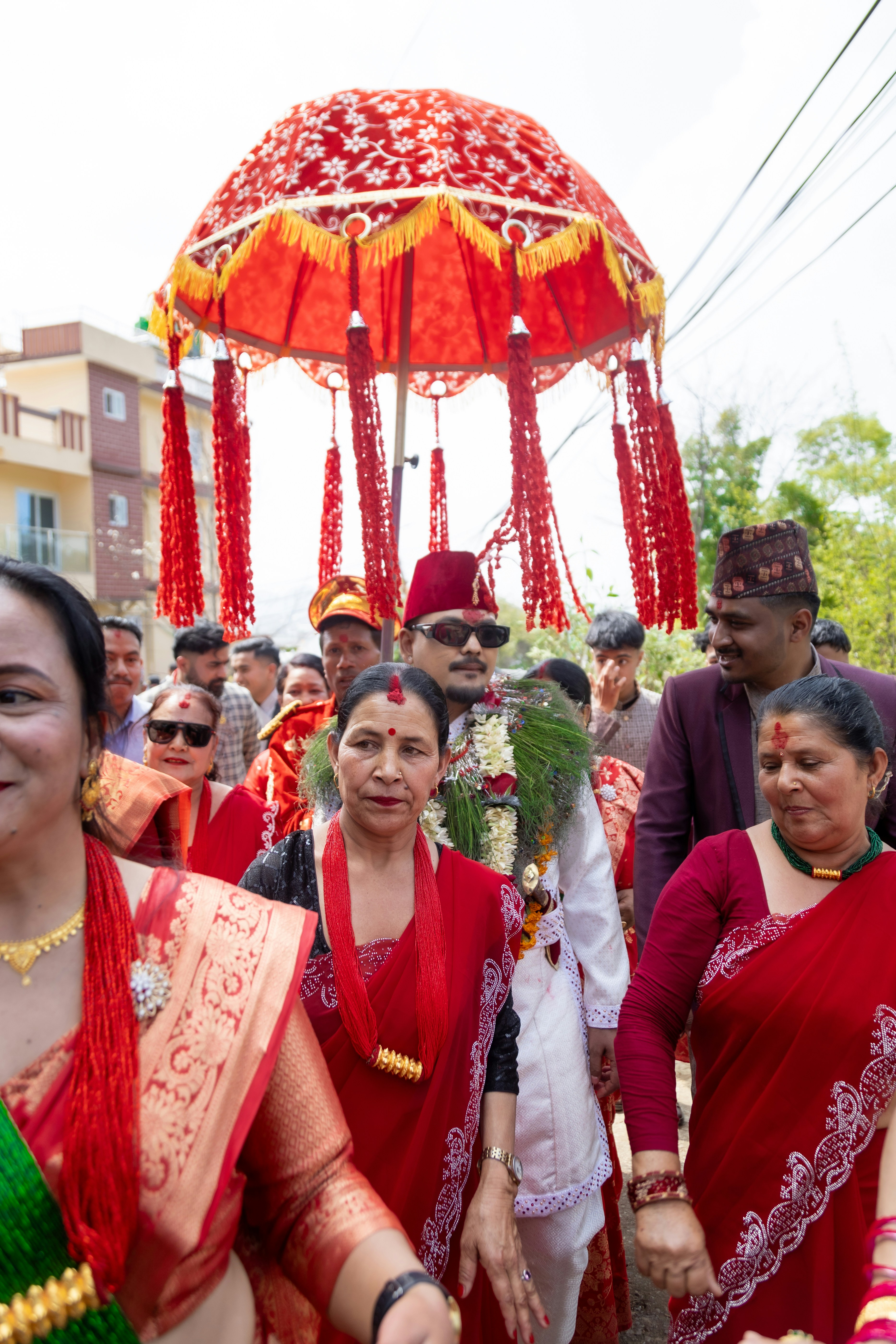 Groom in traditional attire with wedding procession photo – Free Family ...