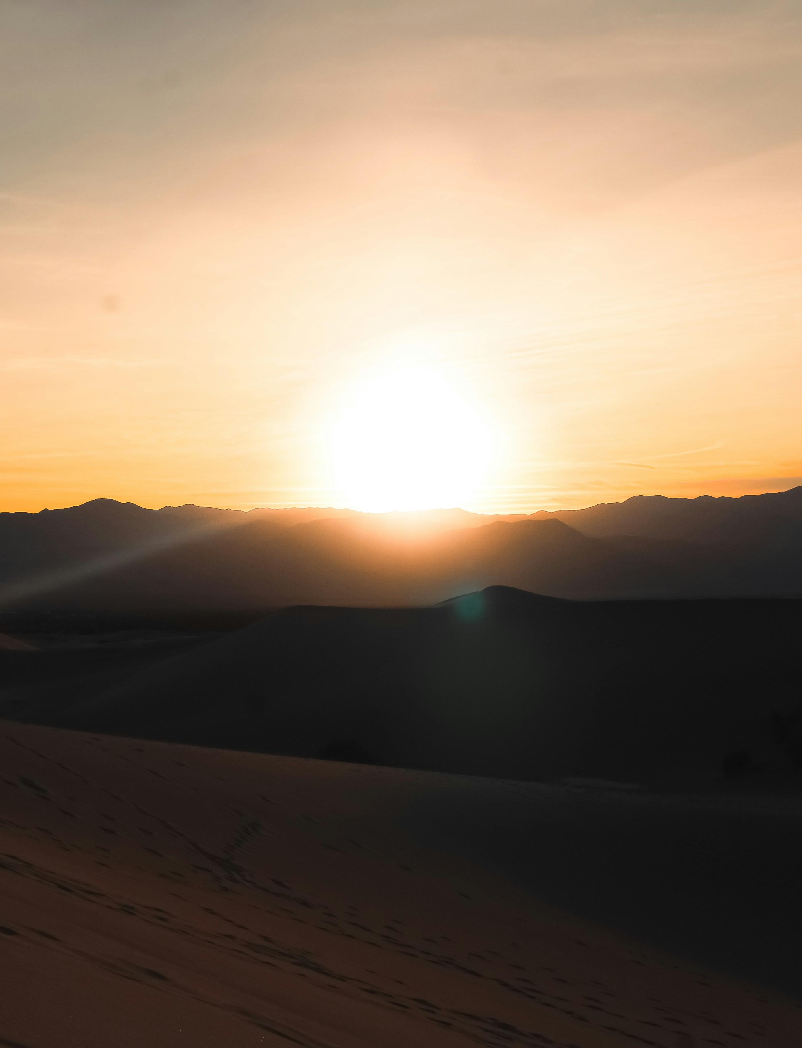 Dawn over Dunes: A Quiet Desert Sunrise