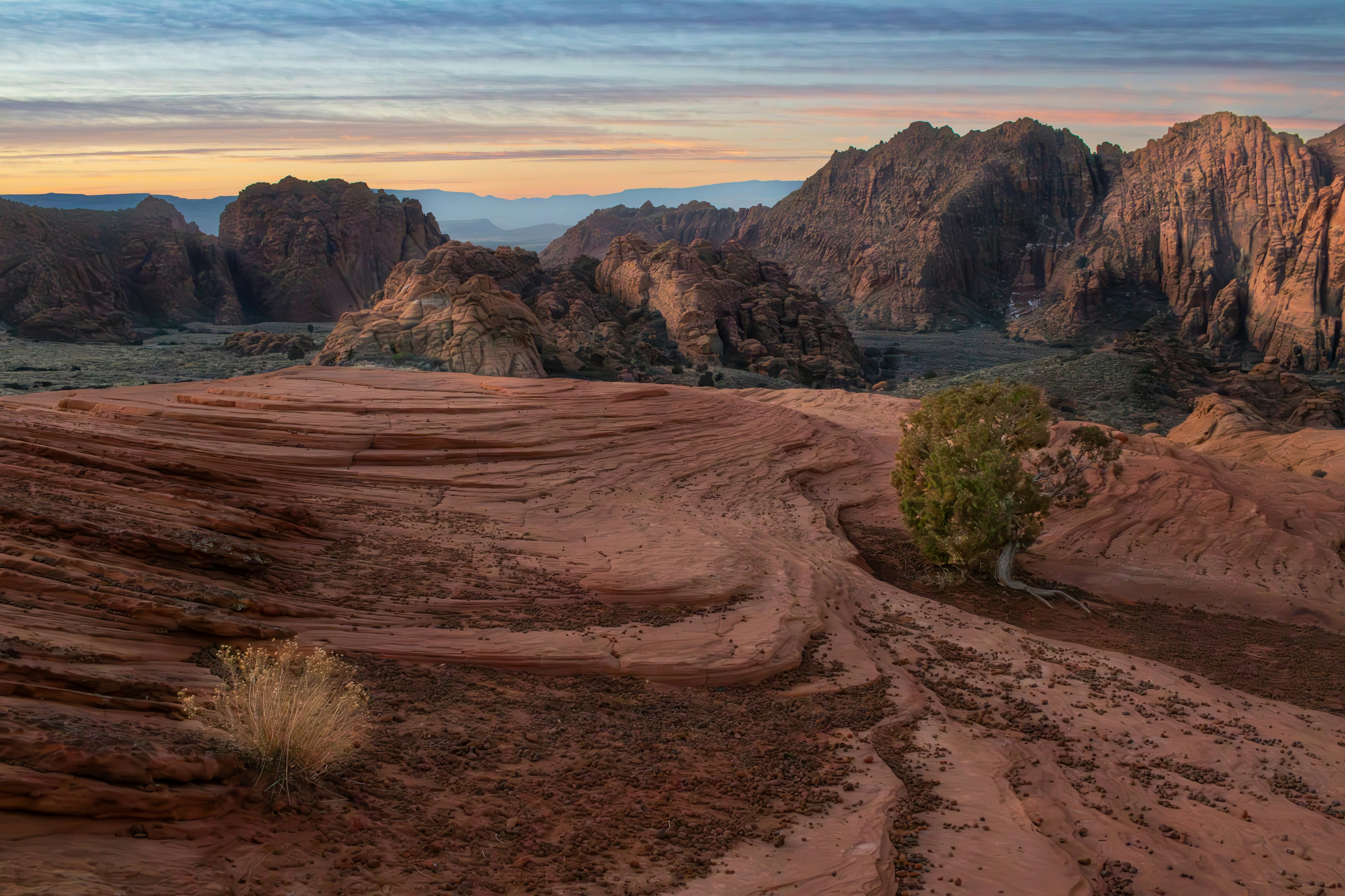 Red Basalt Wavelengths: A Desert Dawn among Desert Lines