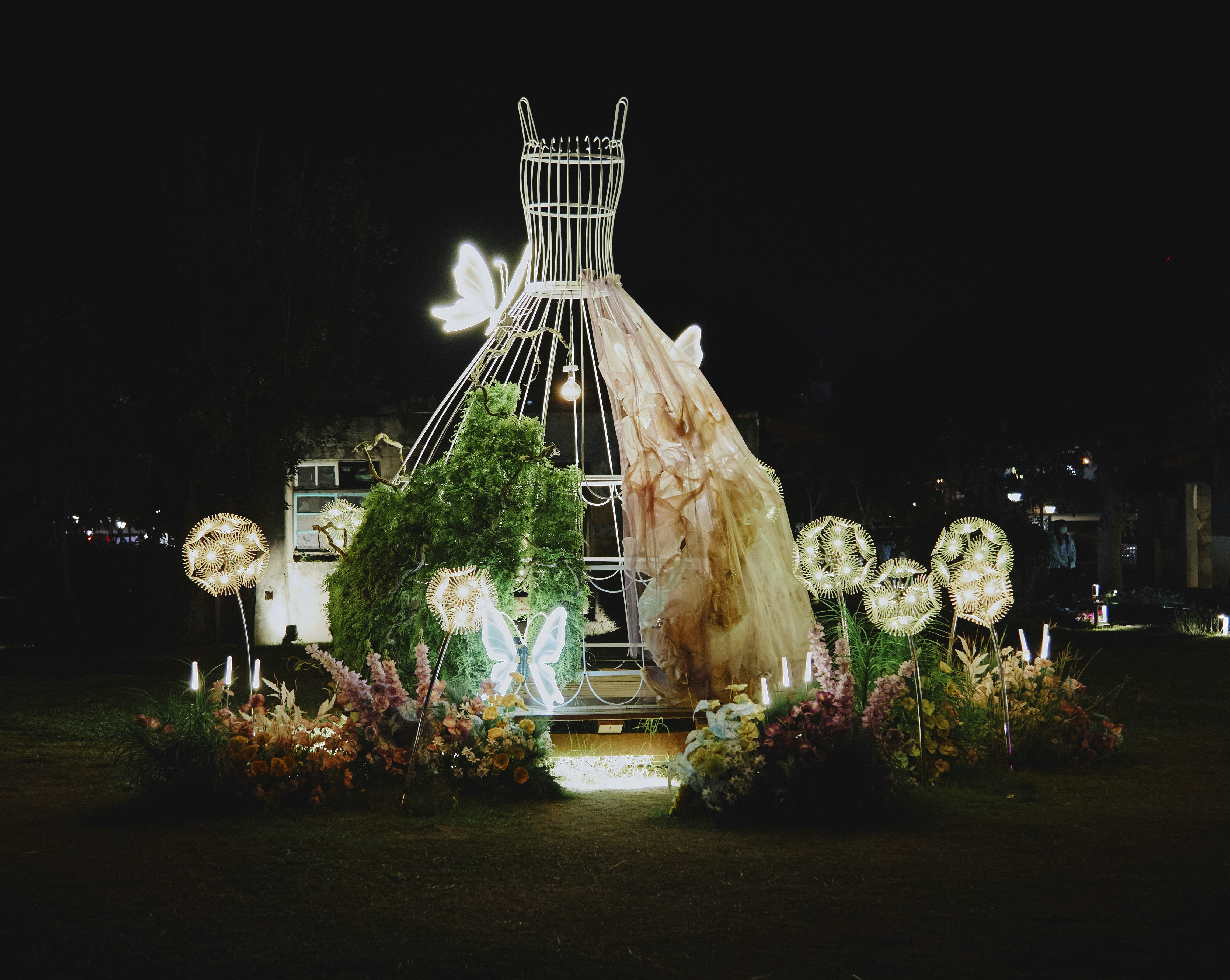 Illuminated Garden Gown: Night-Glow Sculpture Centerpiece