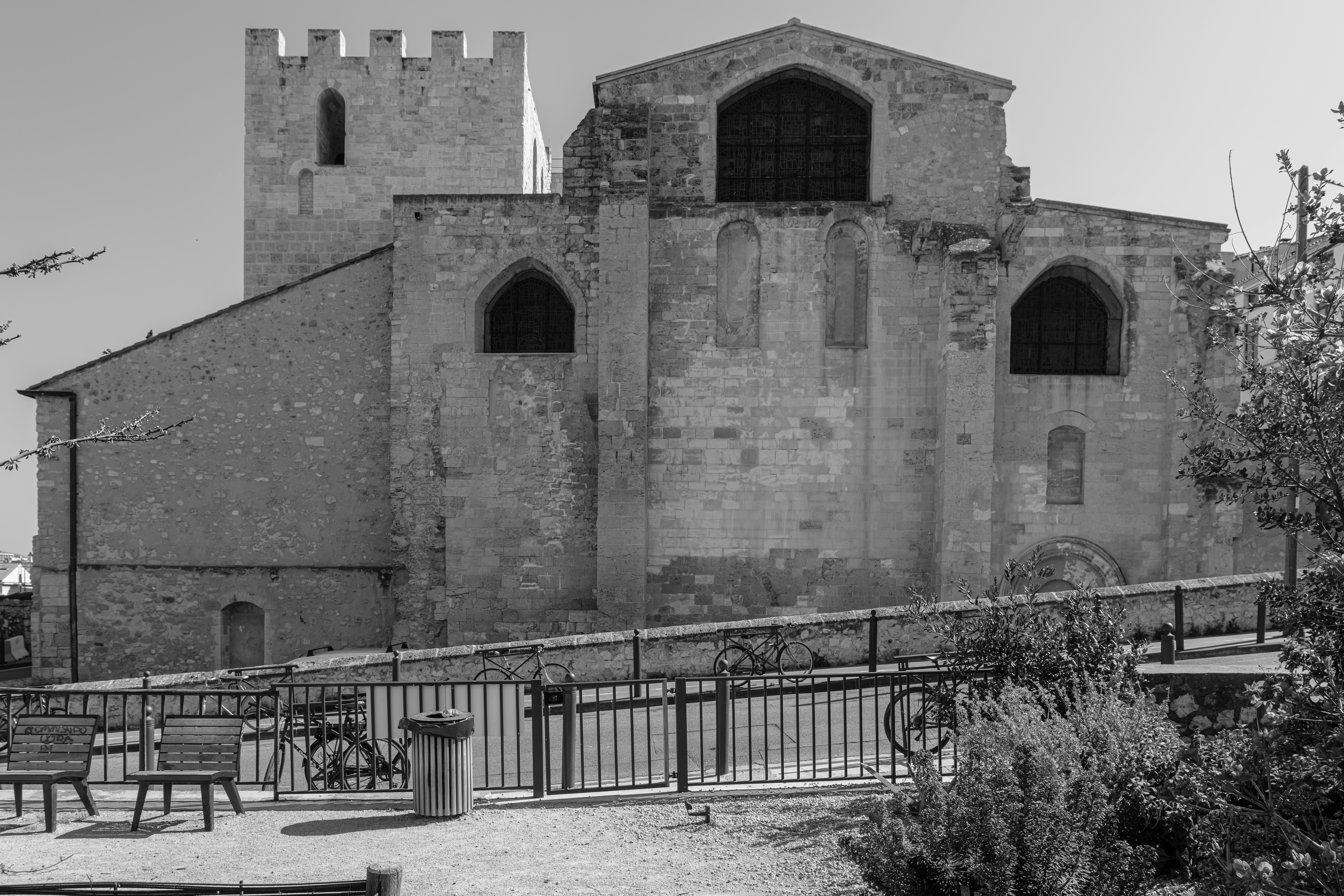 Stone Basilica by the Park: A Quiet Gable in Grey