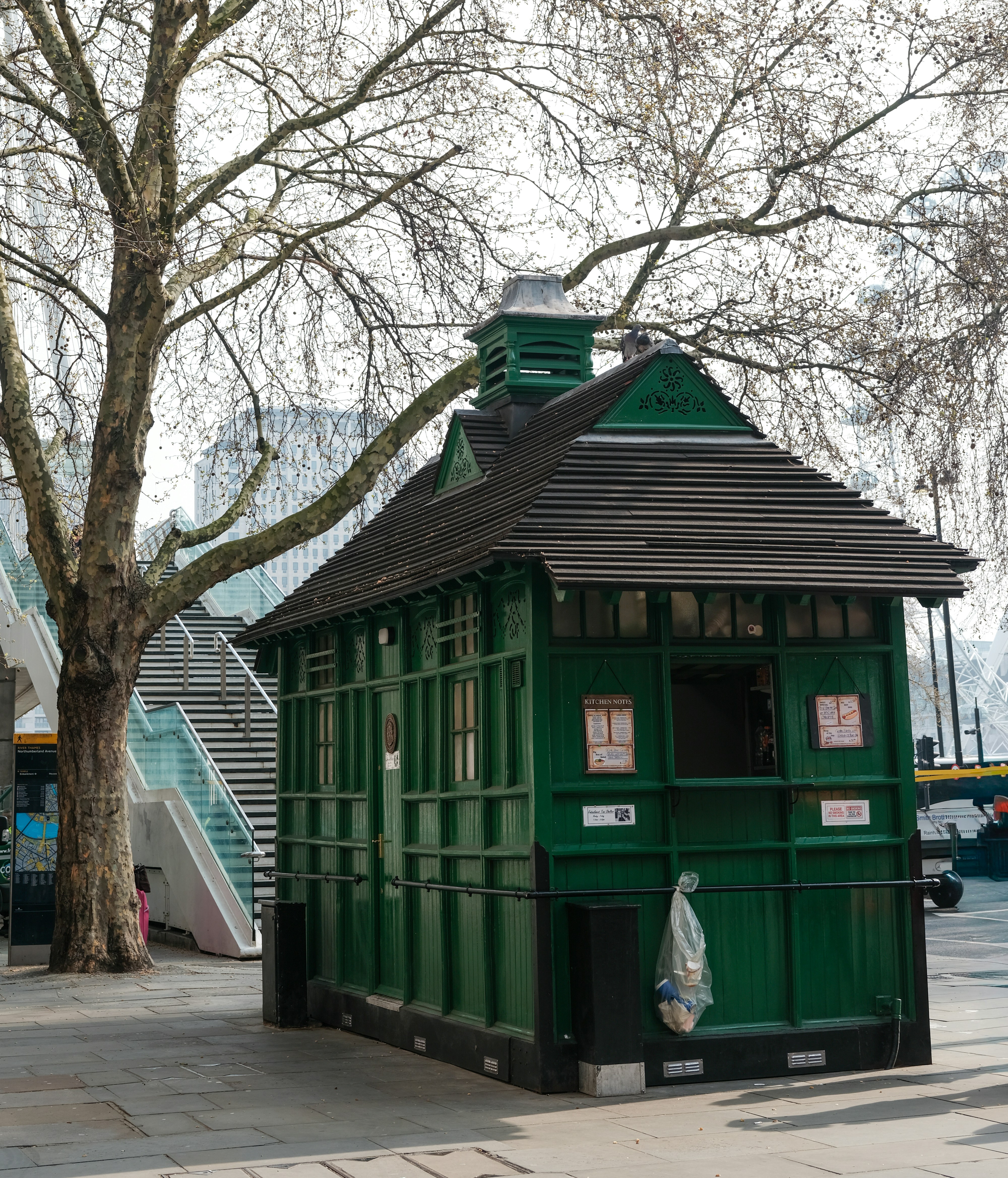 Green Kiosk at the Edge of the City Walk
