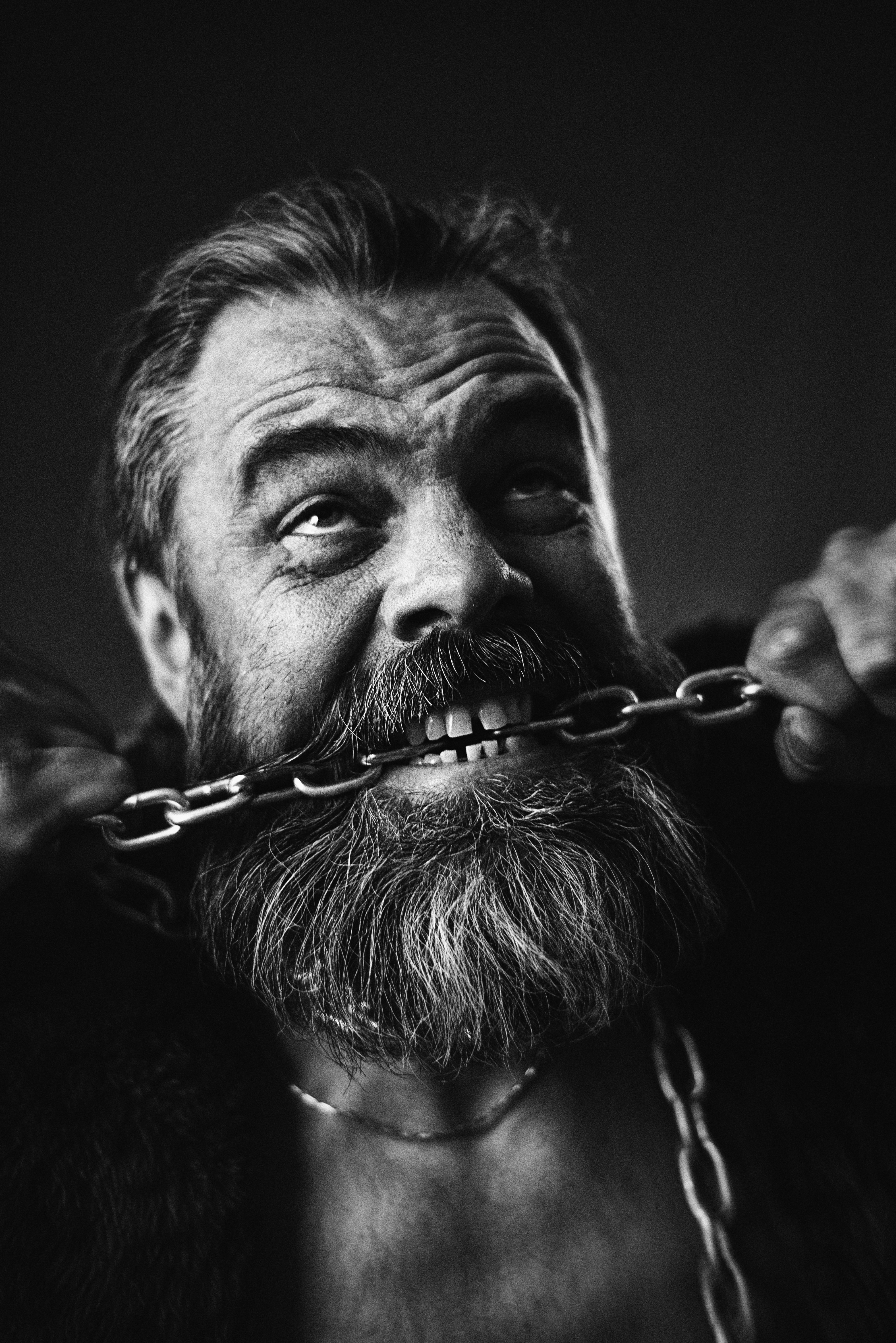 Grim Chain: A Gritty Portrait of Defiant Resolve