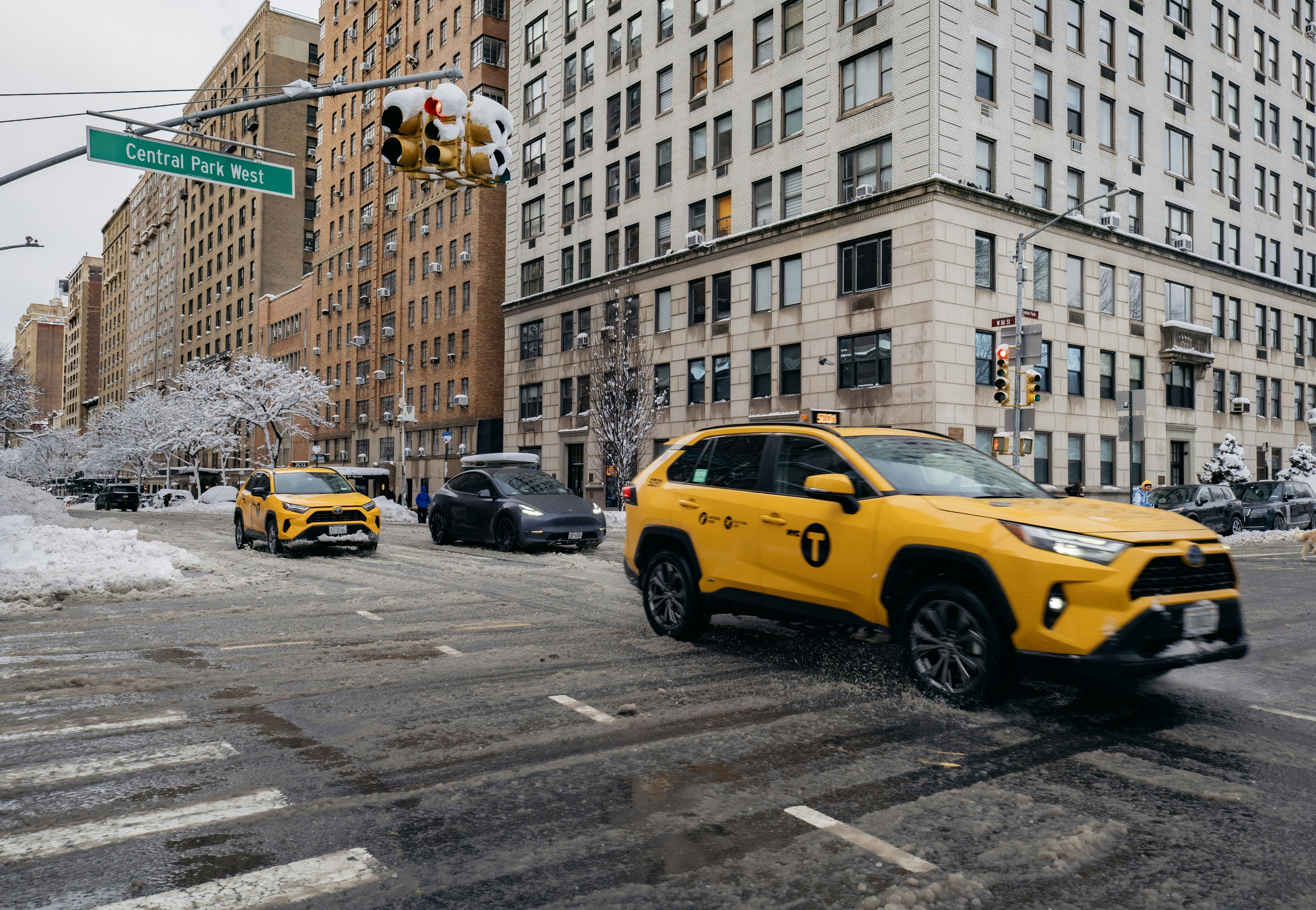 Yellow Taxi Crossing: Winter Street Pulse