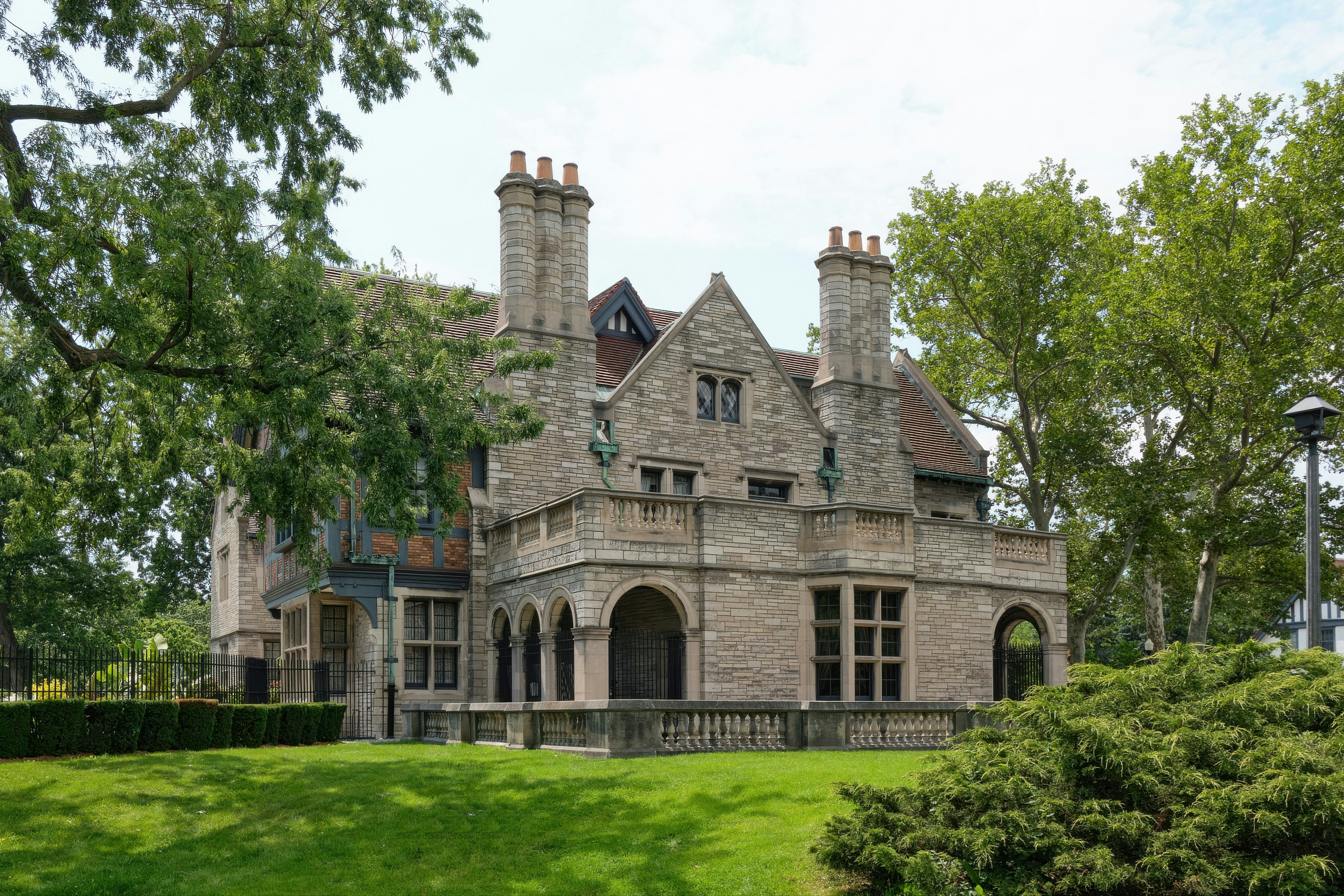 Stone Manor Rise: A Historic Estate Framed by Greenery