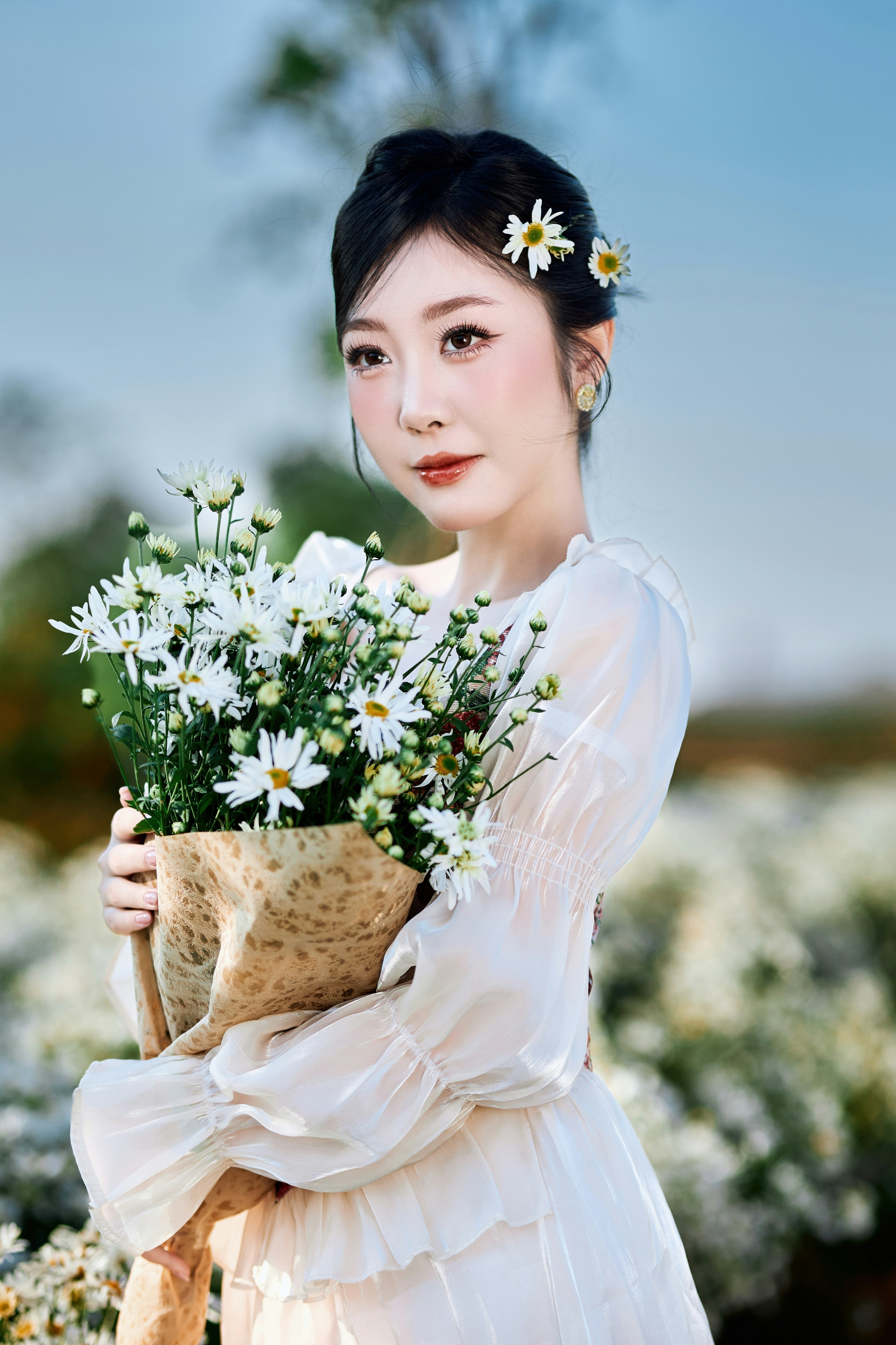 Daisy Crown and White Bouquet in Soft Spring Light
