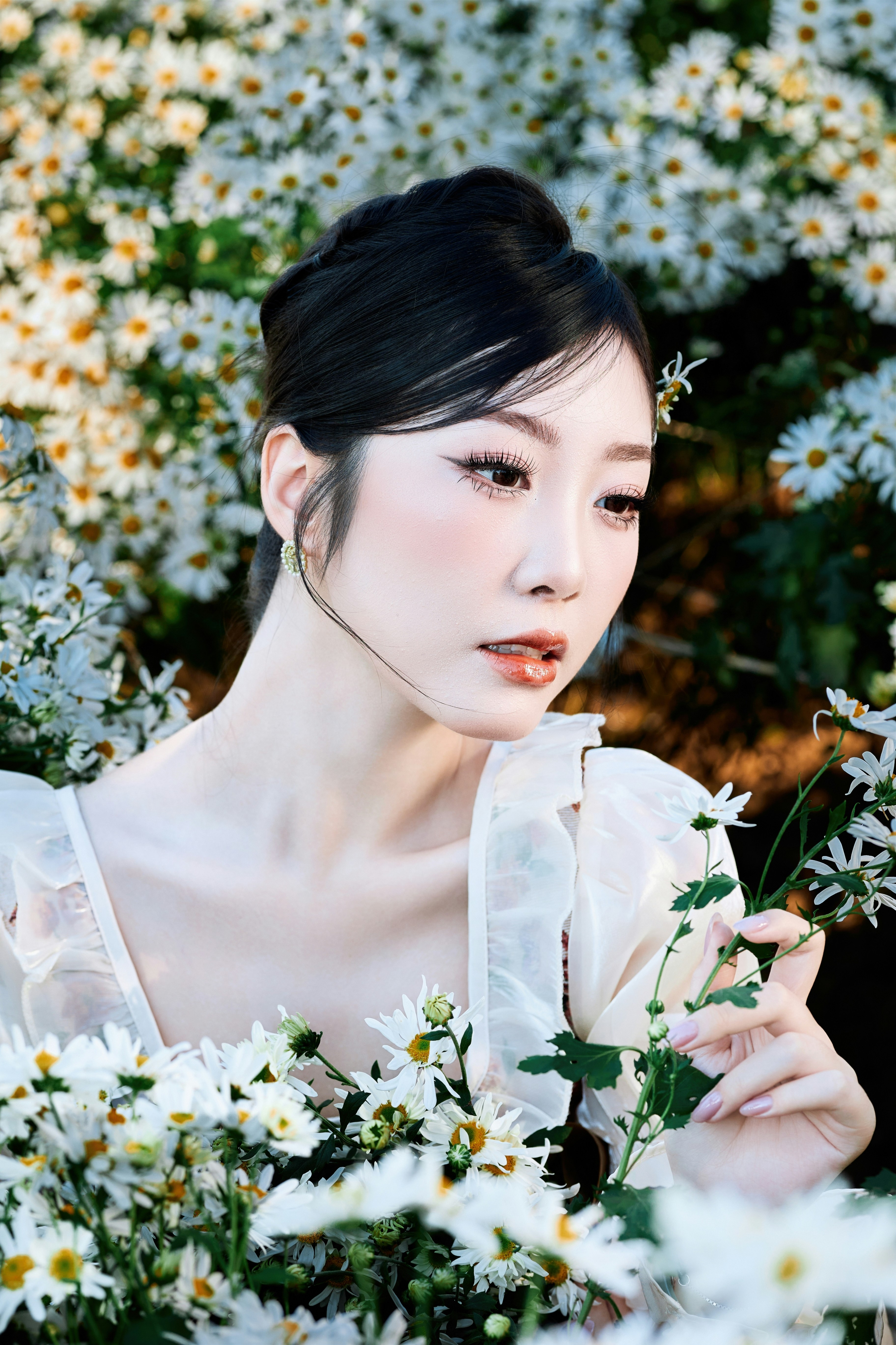 Whispers Among White Dlores: A Portrait in Bloom