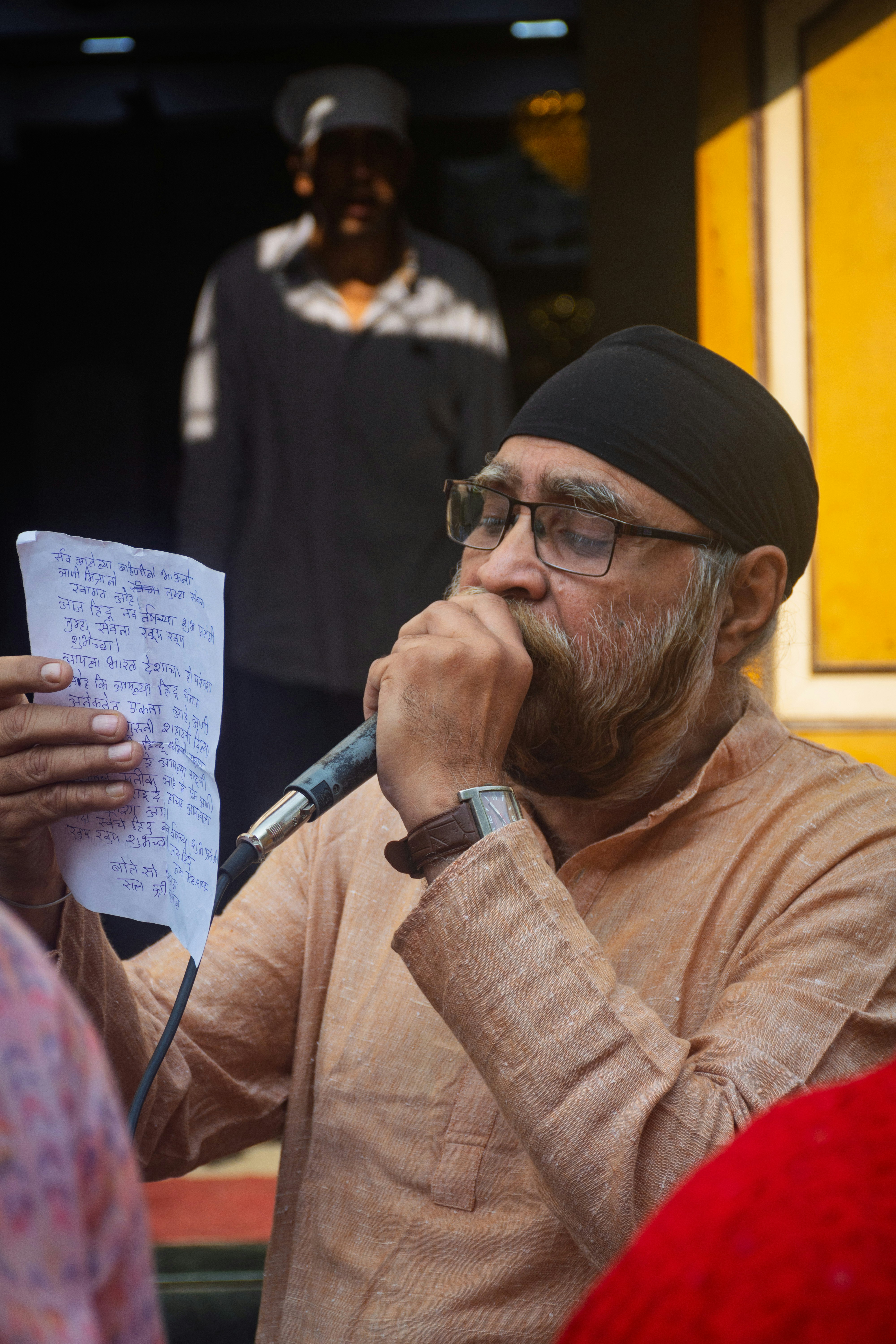 Voice and Veil: The Elderly Singer in Shaded Light