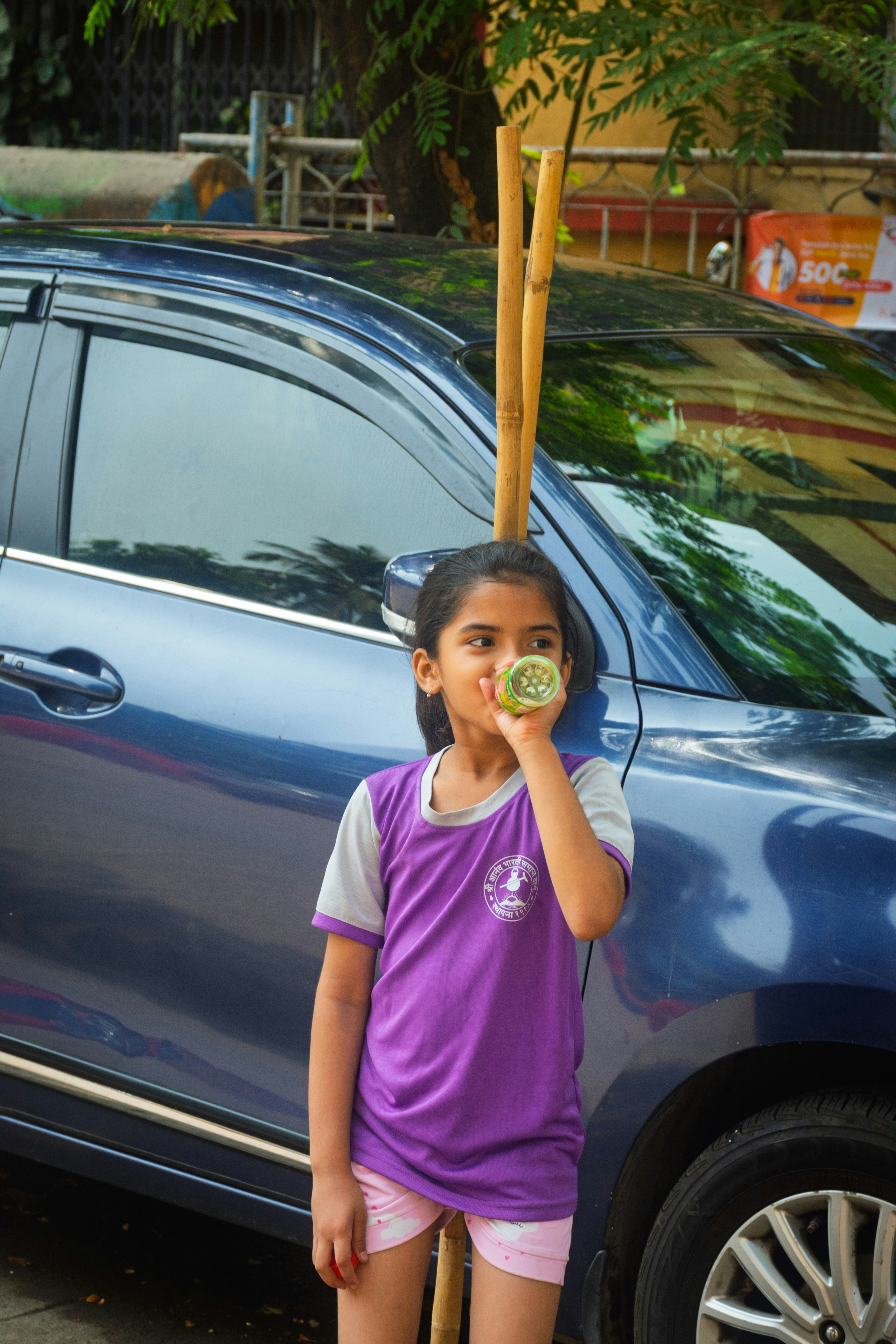 Lemon Sip Under a Car-Cooled Shade