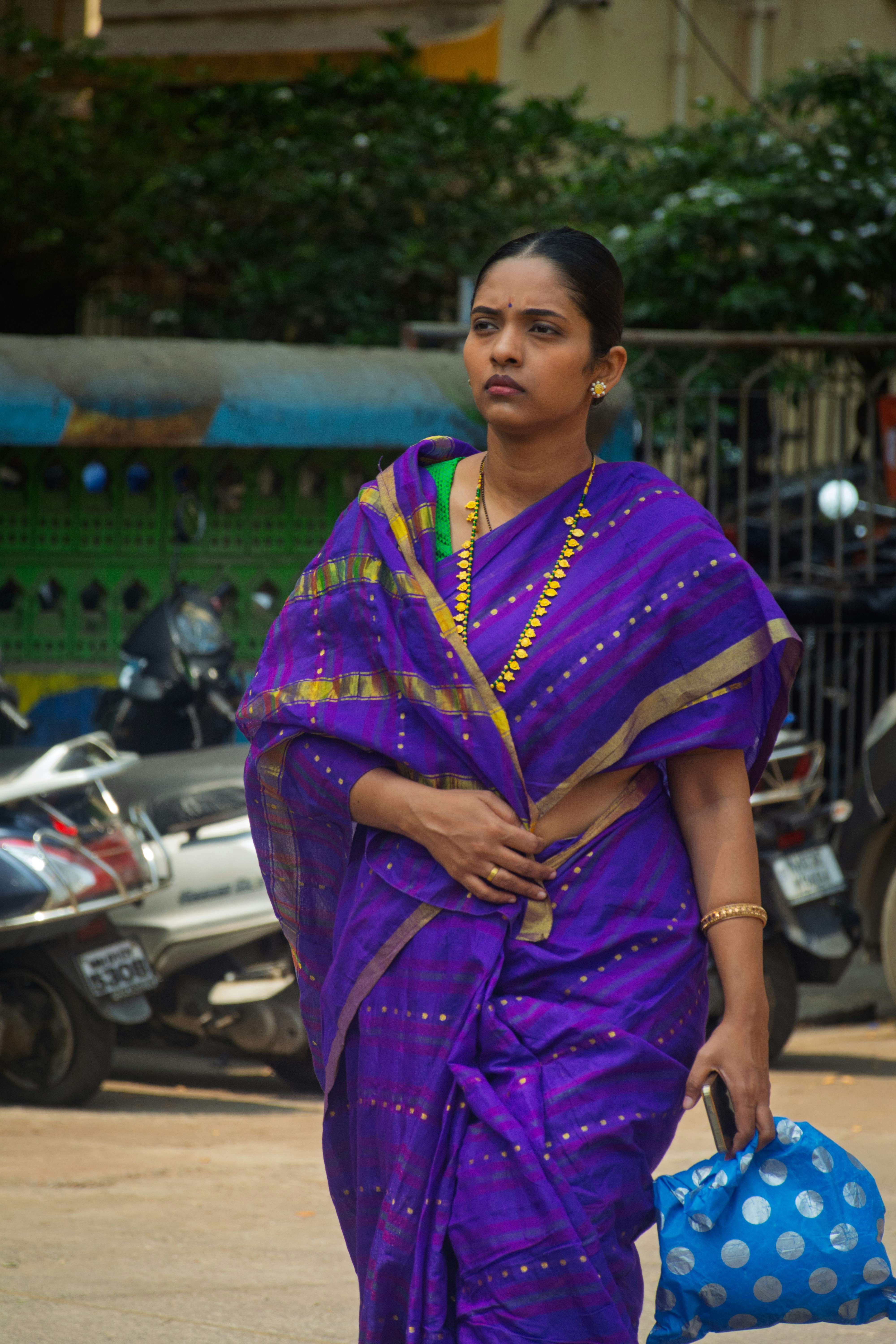 Purple Saree Pulse: A Poise in the Street
