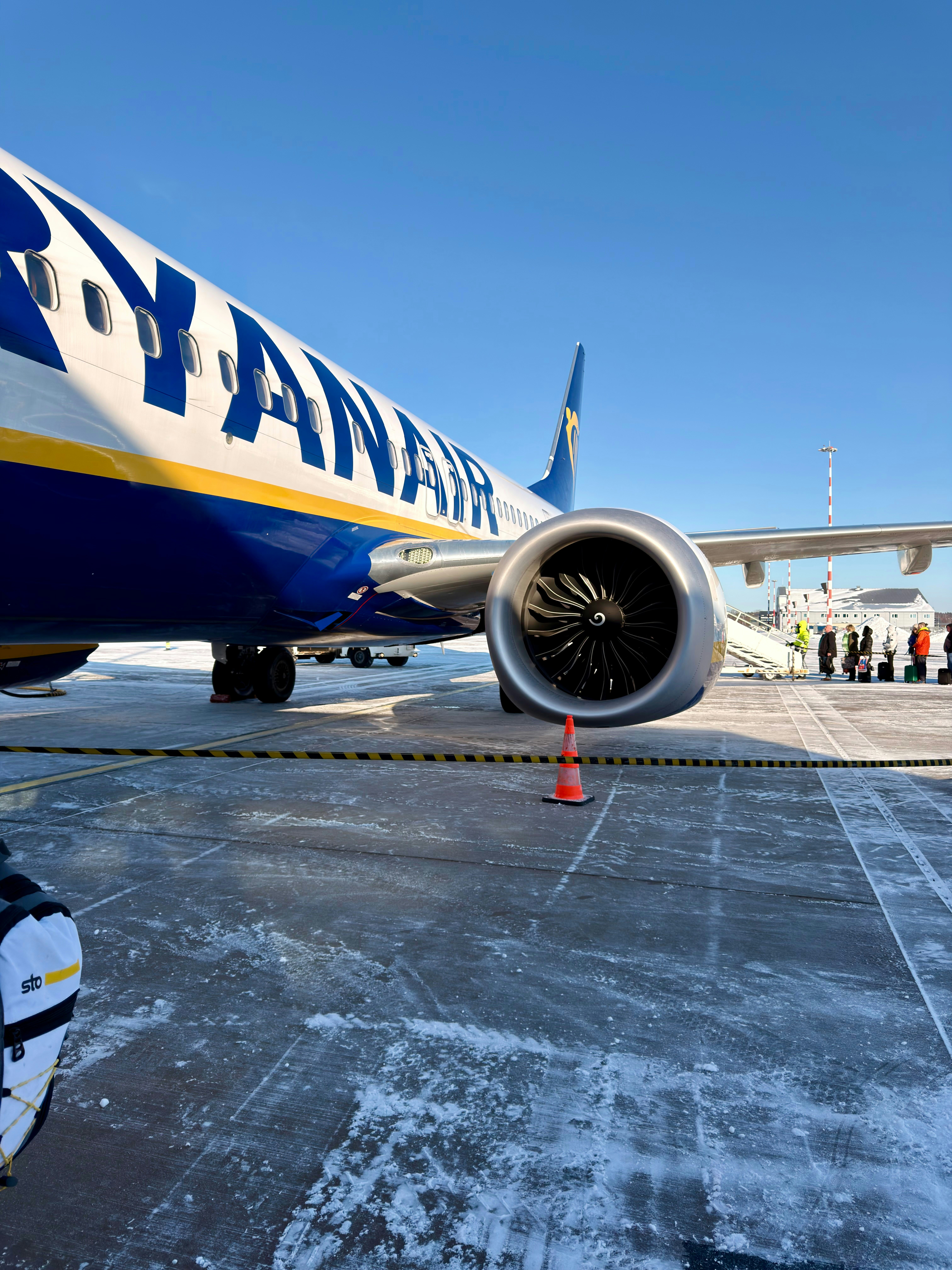 Jet Power at Gate: A Ryanair A320 Engine Frontal at Ground Level