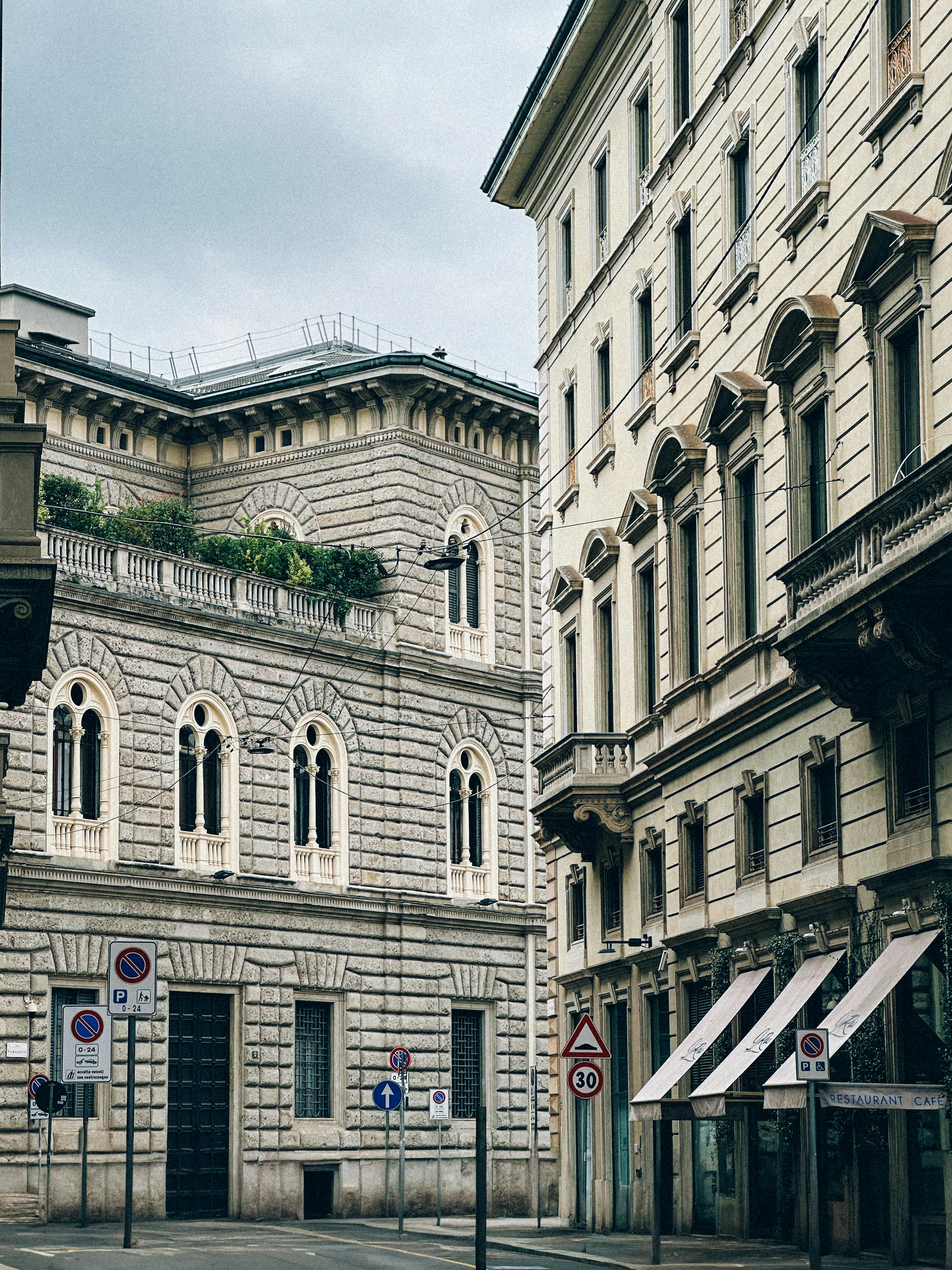 Streetside Facade Convergence