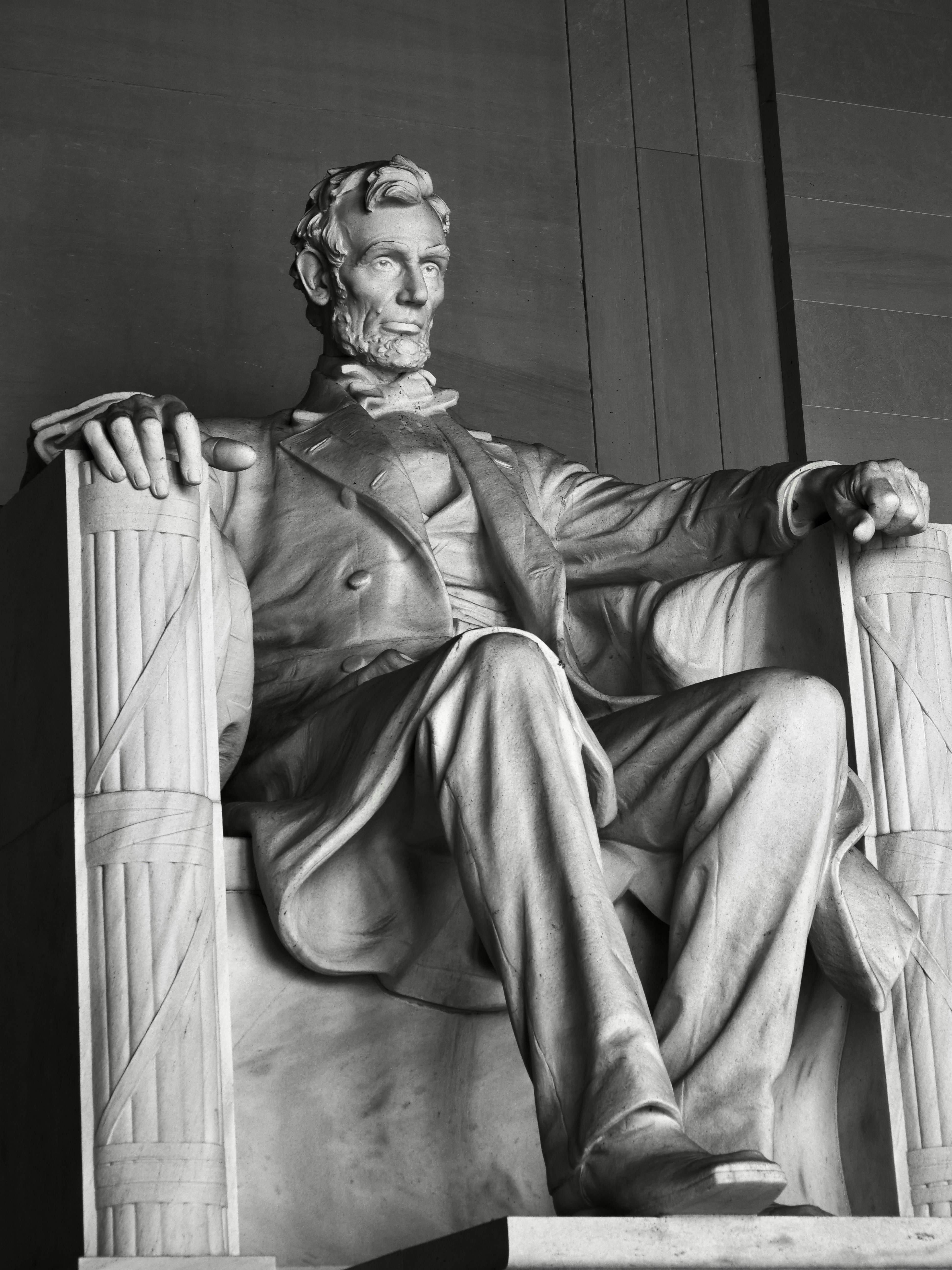 Quiet Authority: Lincoln Rests in Marble Vigil