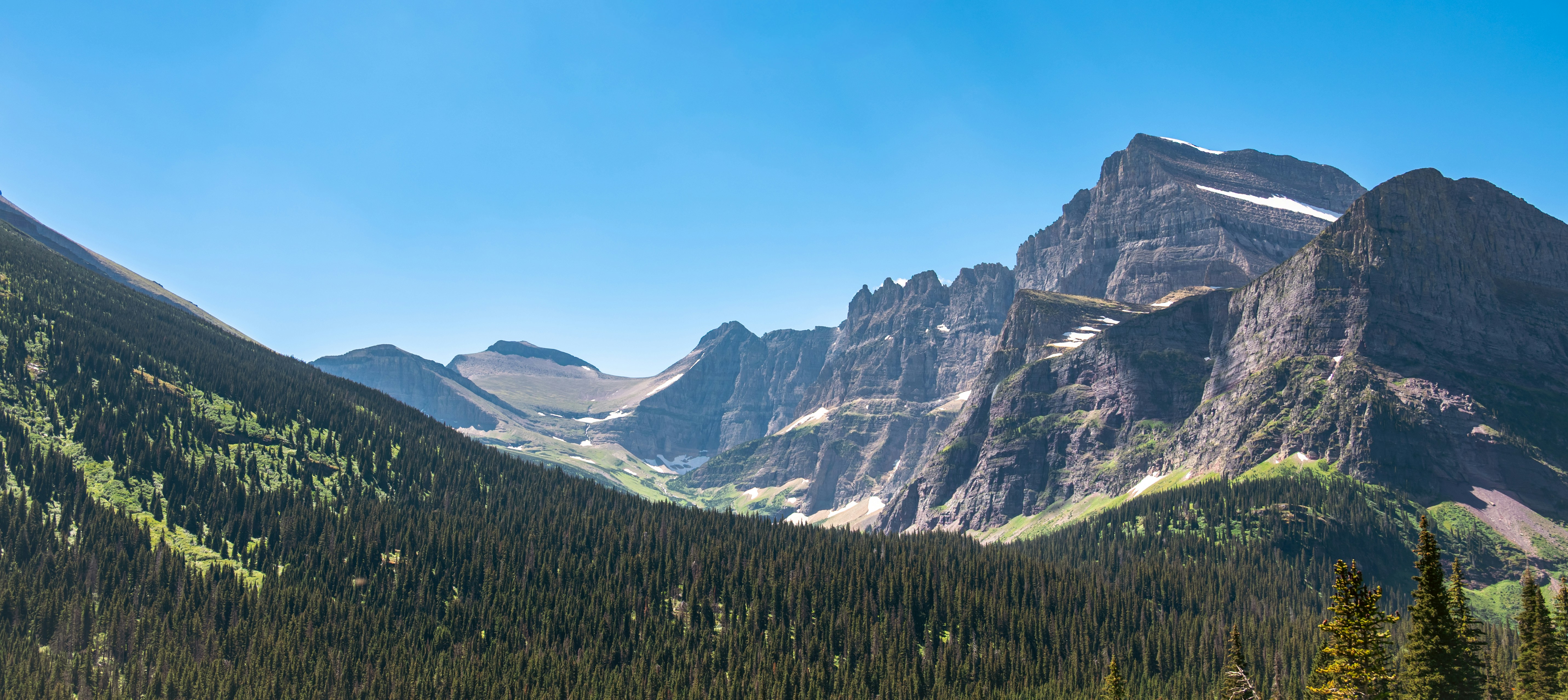 Echoes of Granite: A Glacier-Carved Panorama