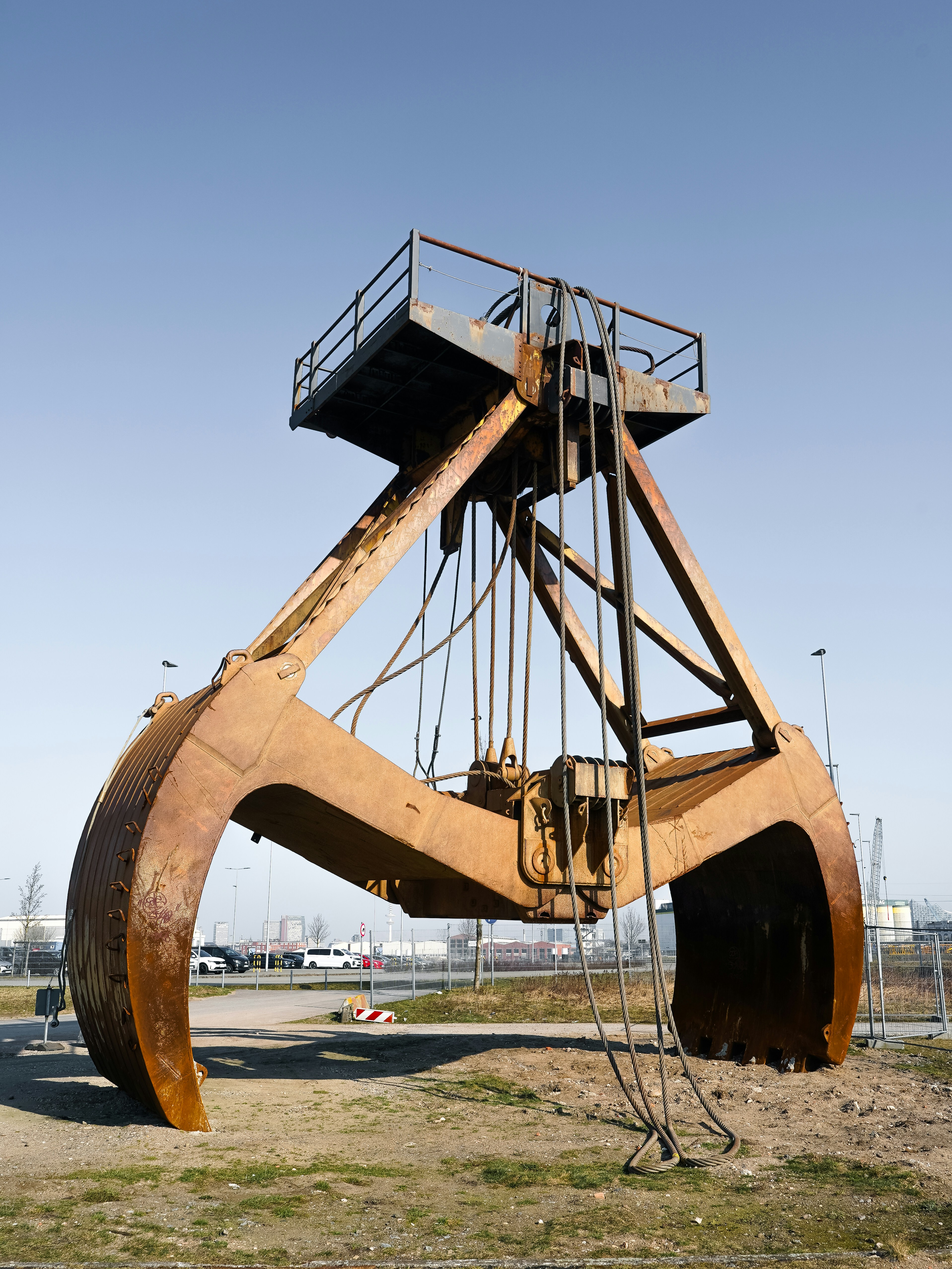 Rusting Giant: Aexposed Kinetic Arm Reaching Skyward