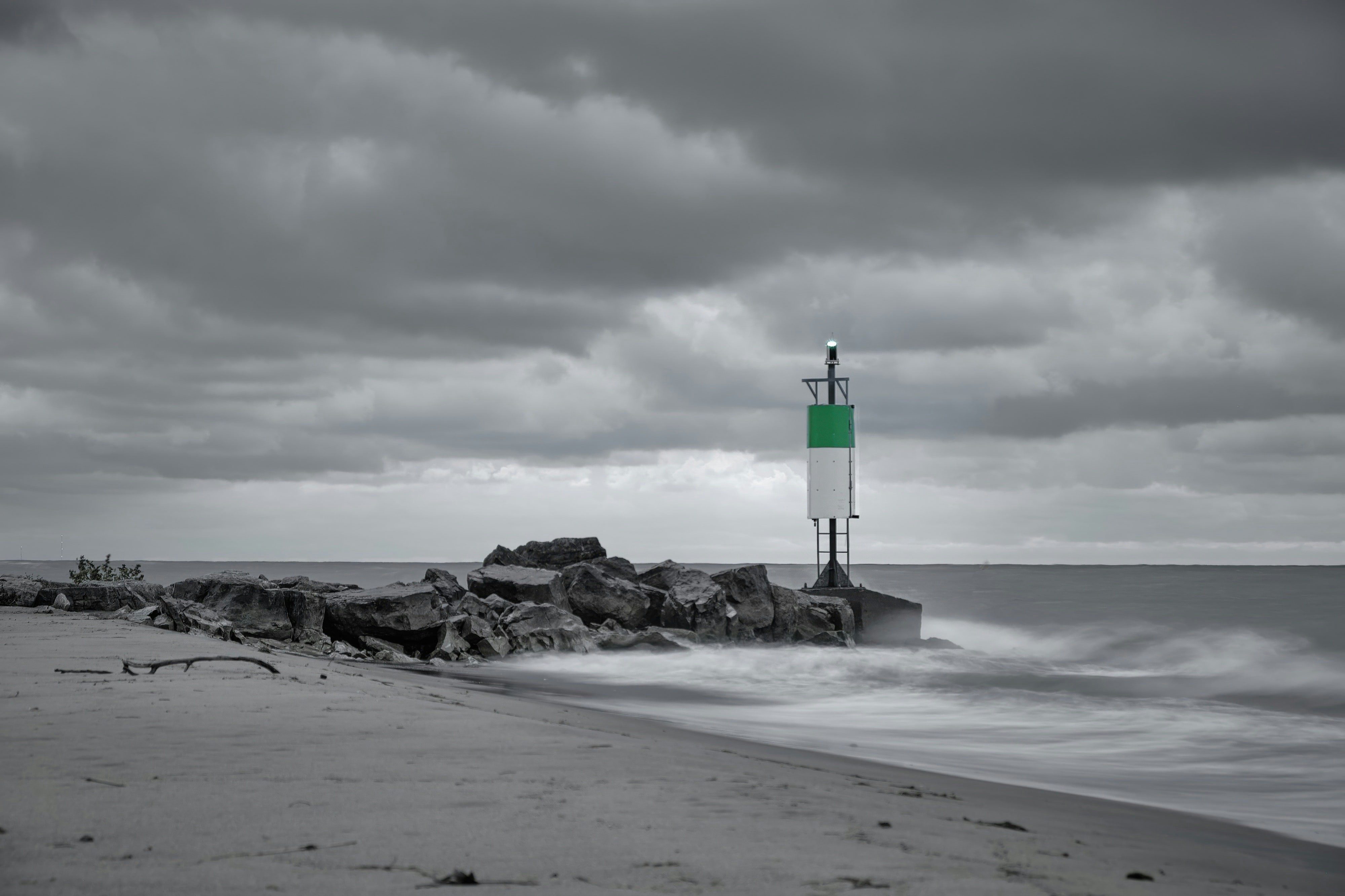 Lone Seabreaker: A Quiet Sentinel at the Breakwater