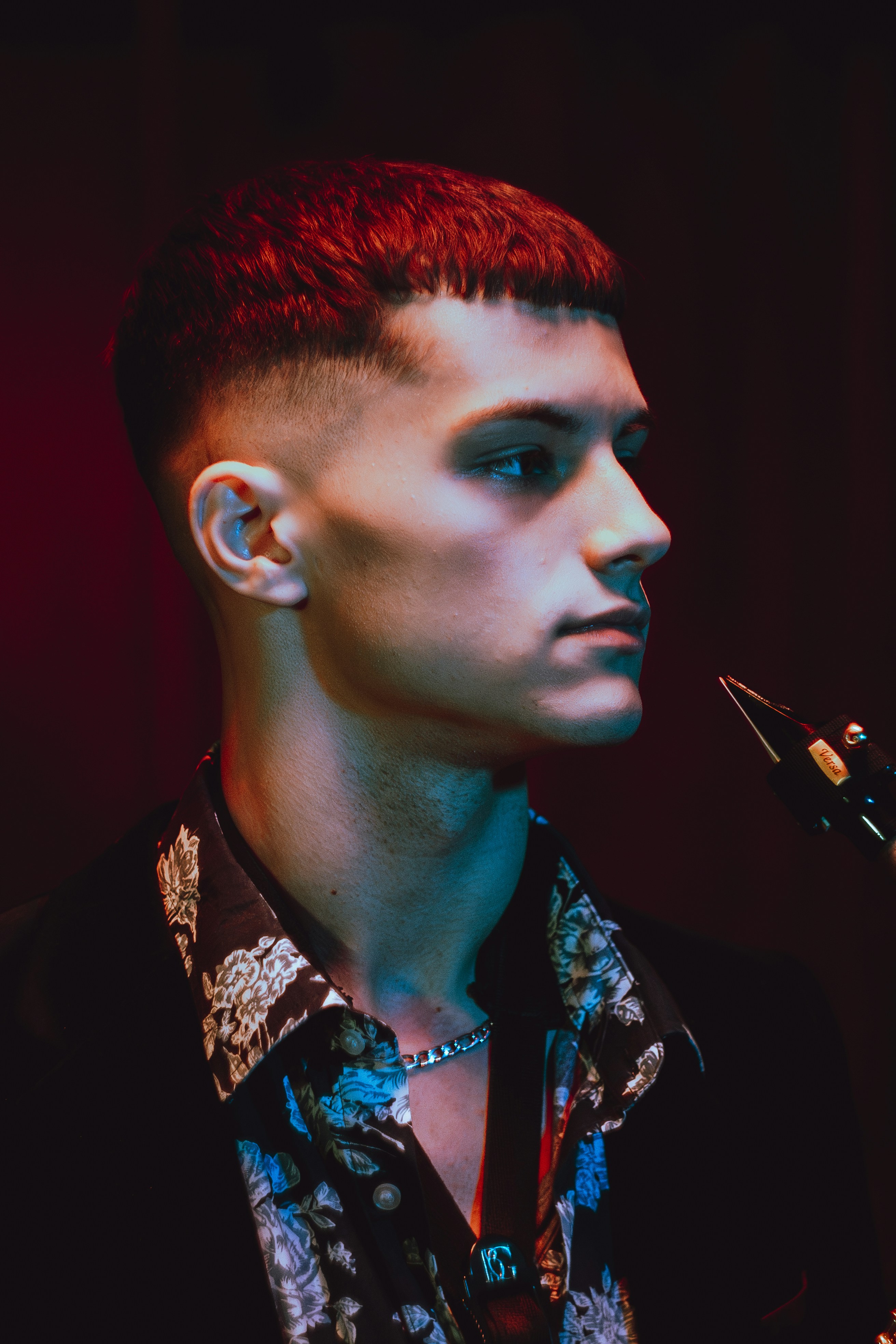 Neon Profile: A Suspending Moment at the Microphone