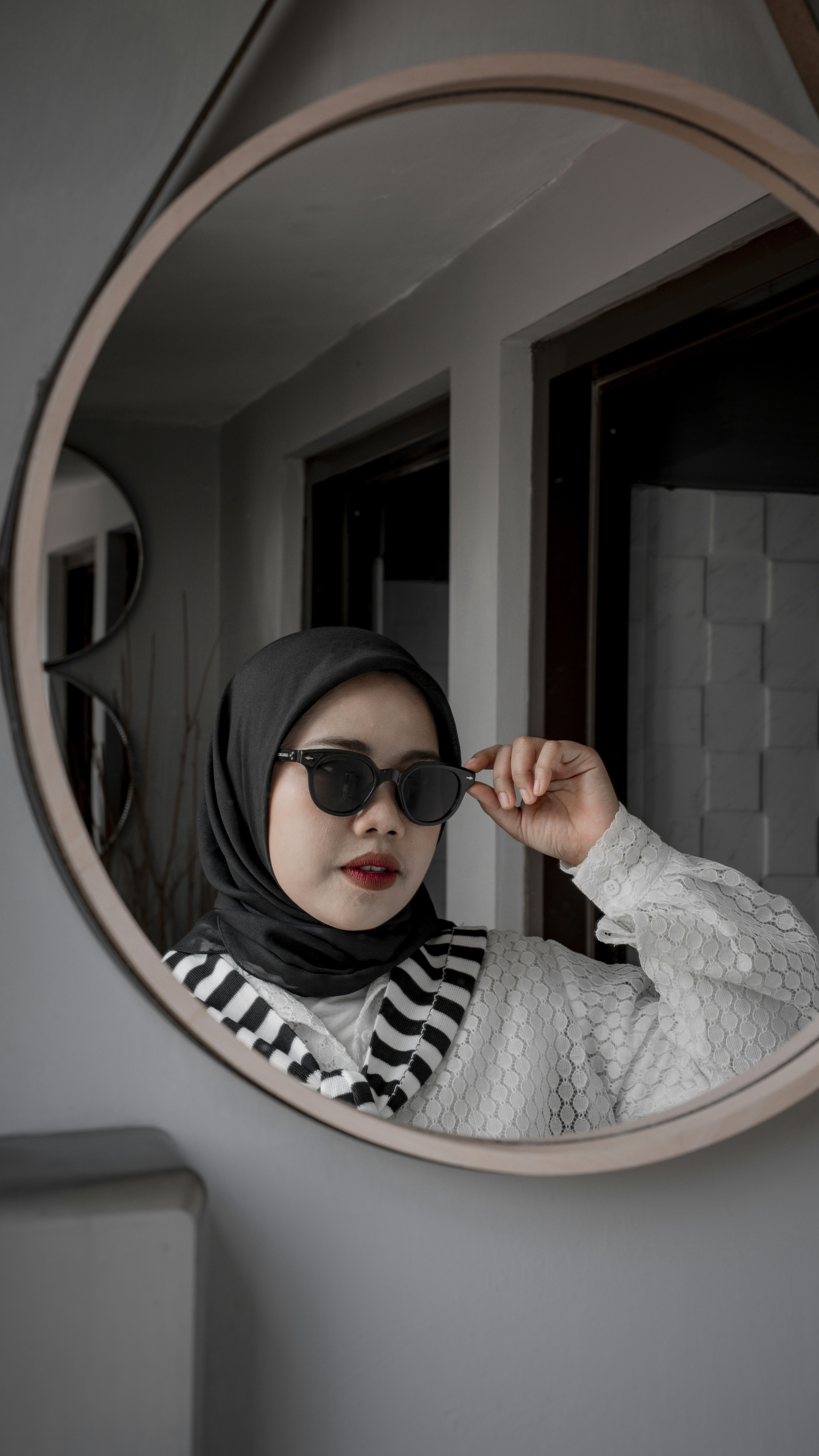 Mirrored Confidence: A Portrait in Soft Shadows
