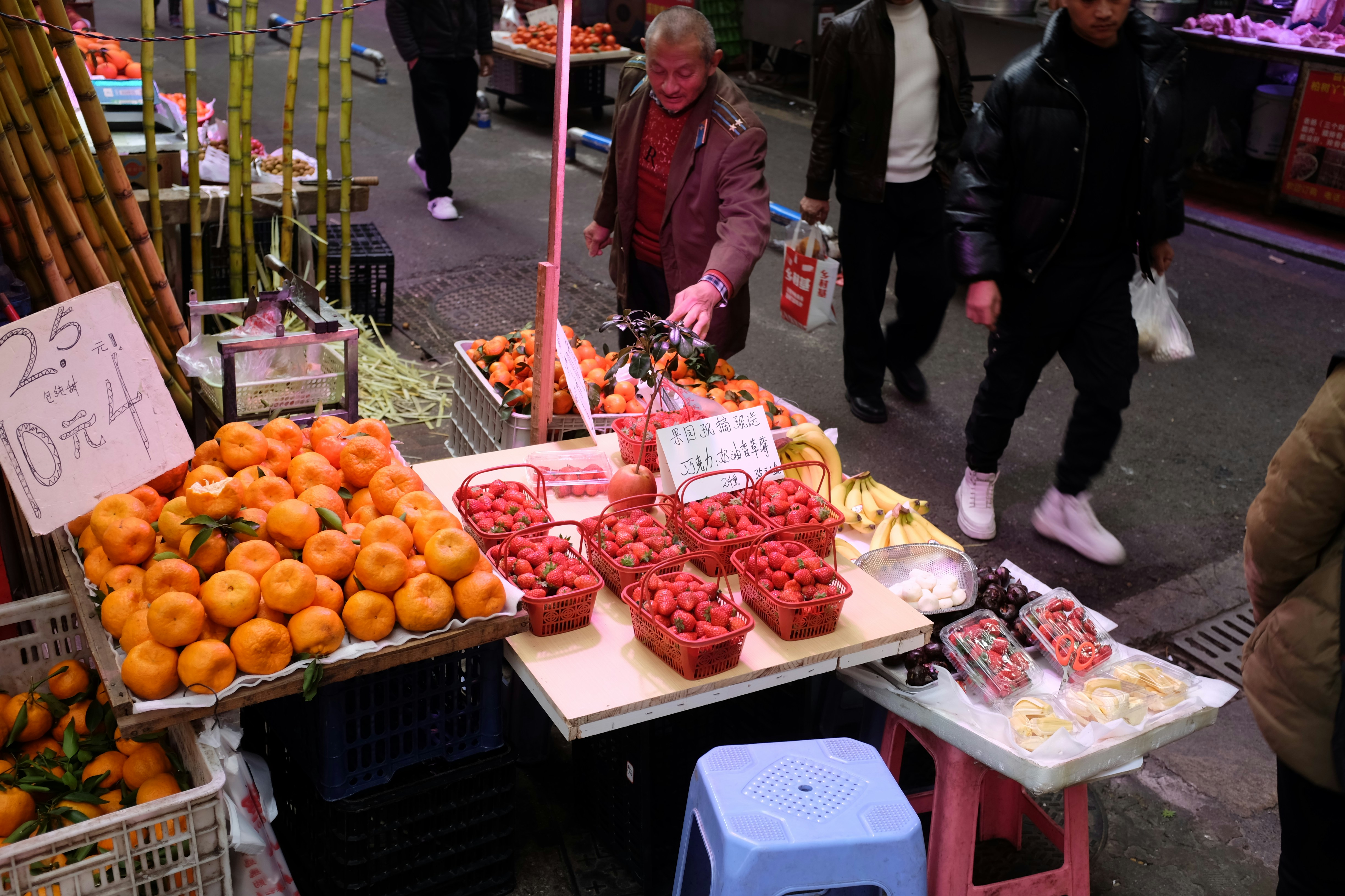 Market Stall Vertigo: The Orange Cluster and Cherry Board