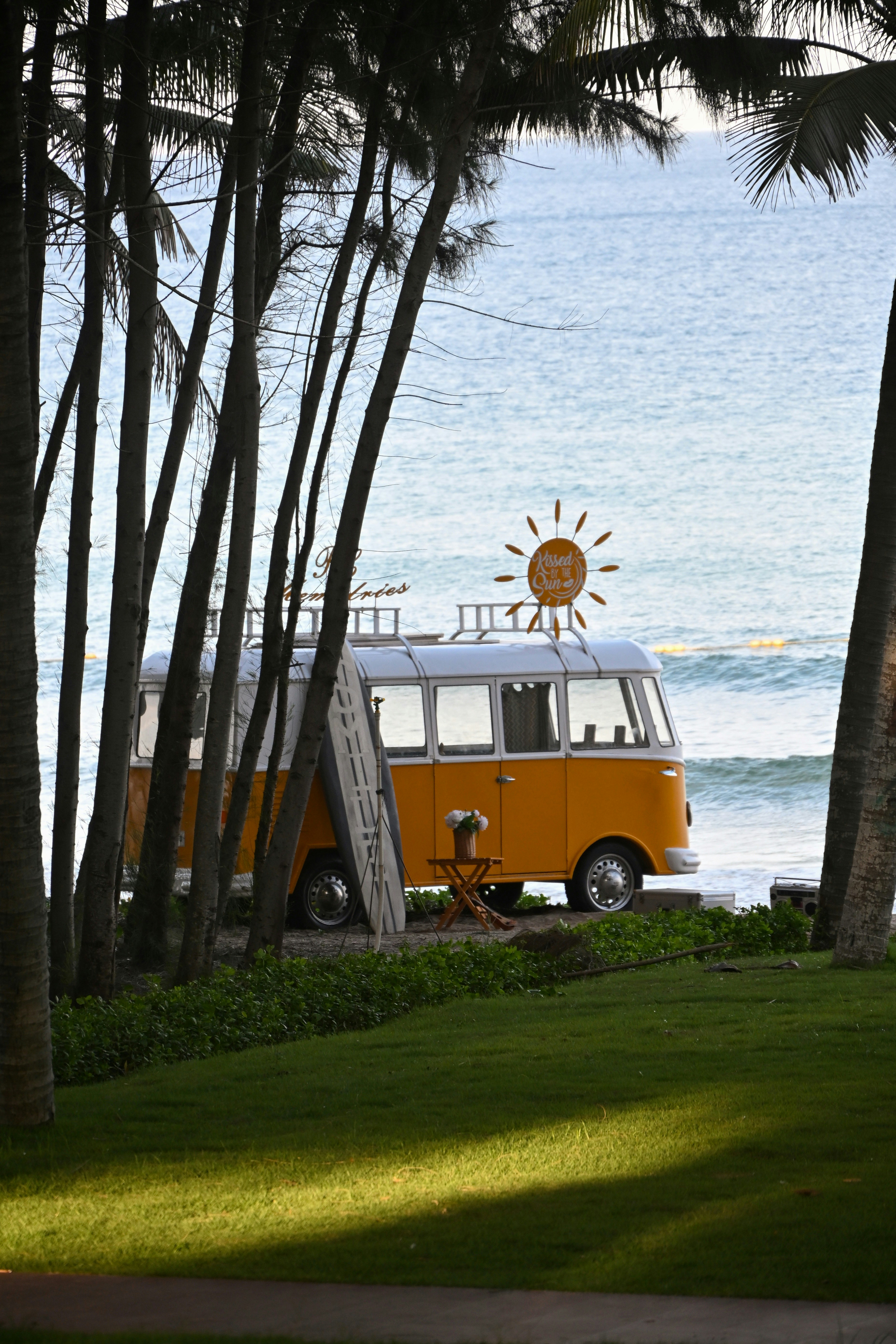 Sunny Surfside Van: A Yellow Wave of Retro Breezes