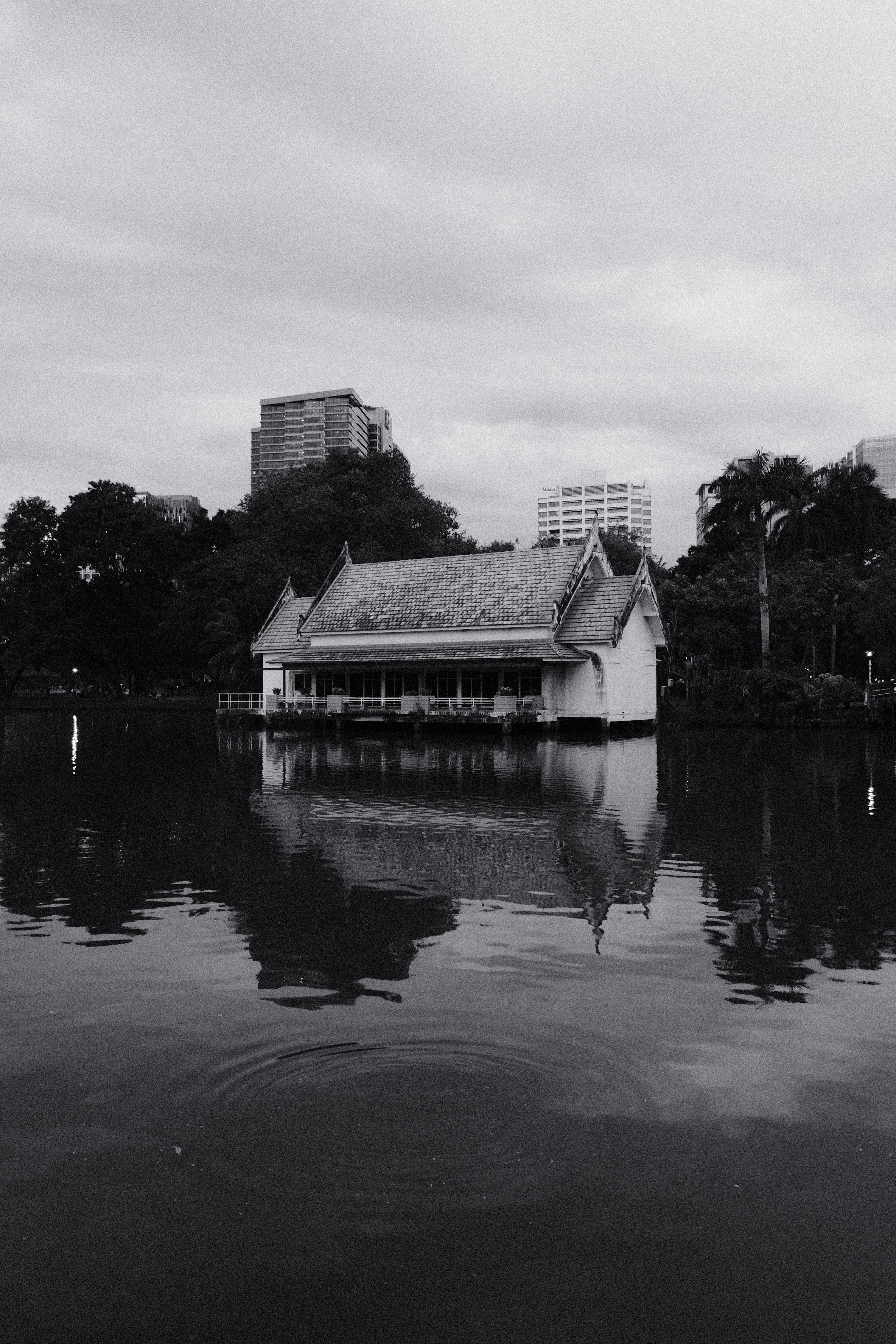 Temple in the Lake: A Quiet Pavilion Reflects on Still Water