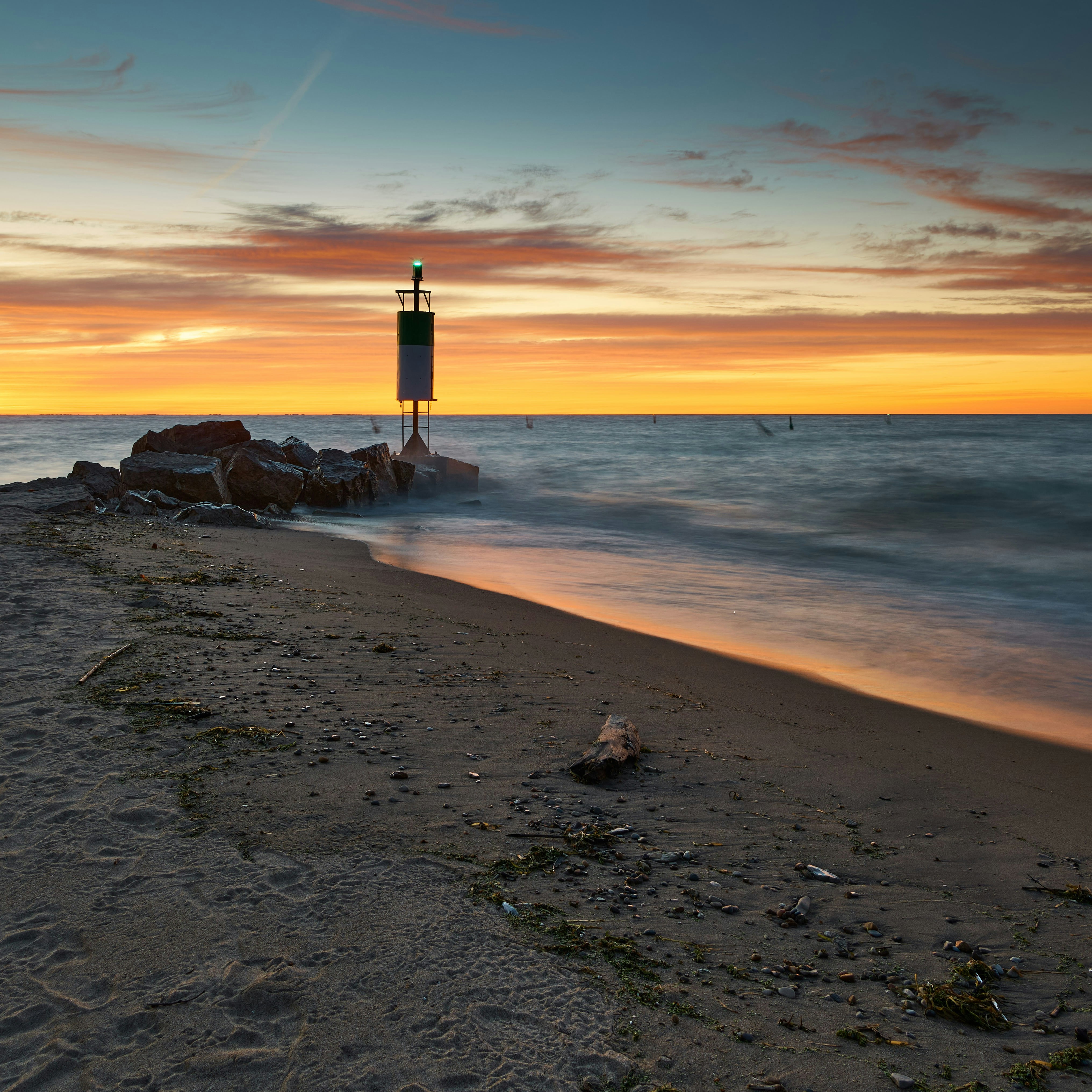 Sunset Beacon: A Quiet Channel to the Horizon