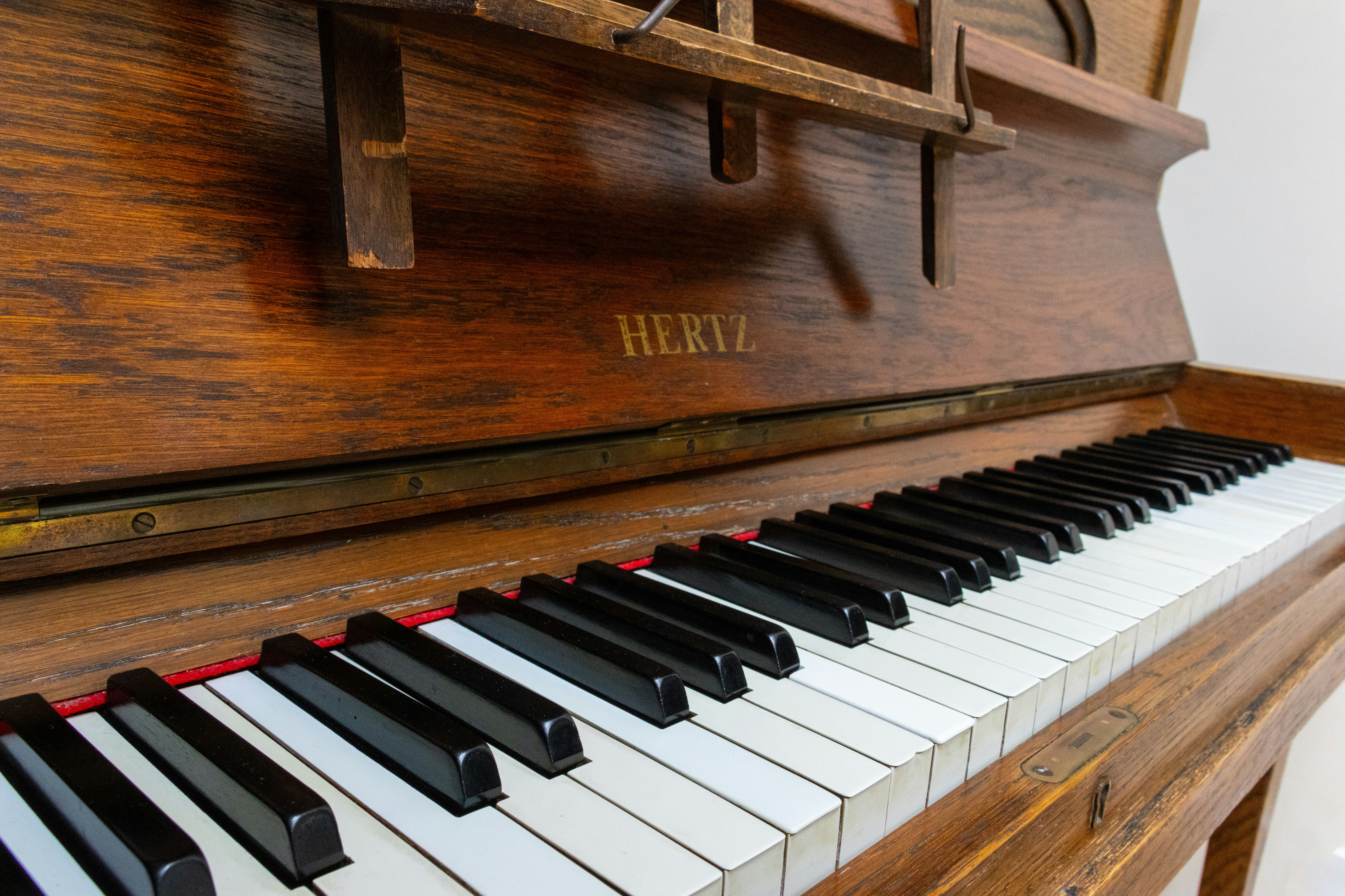 Keys in Focus: A Weathered Piano Keyboard with Vintage Charm
