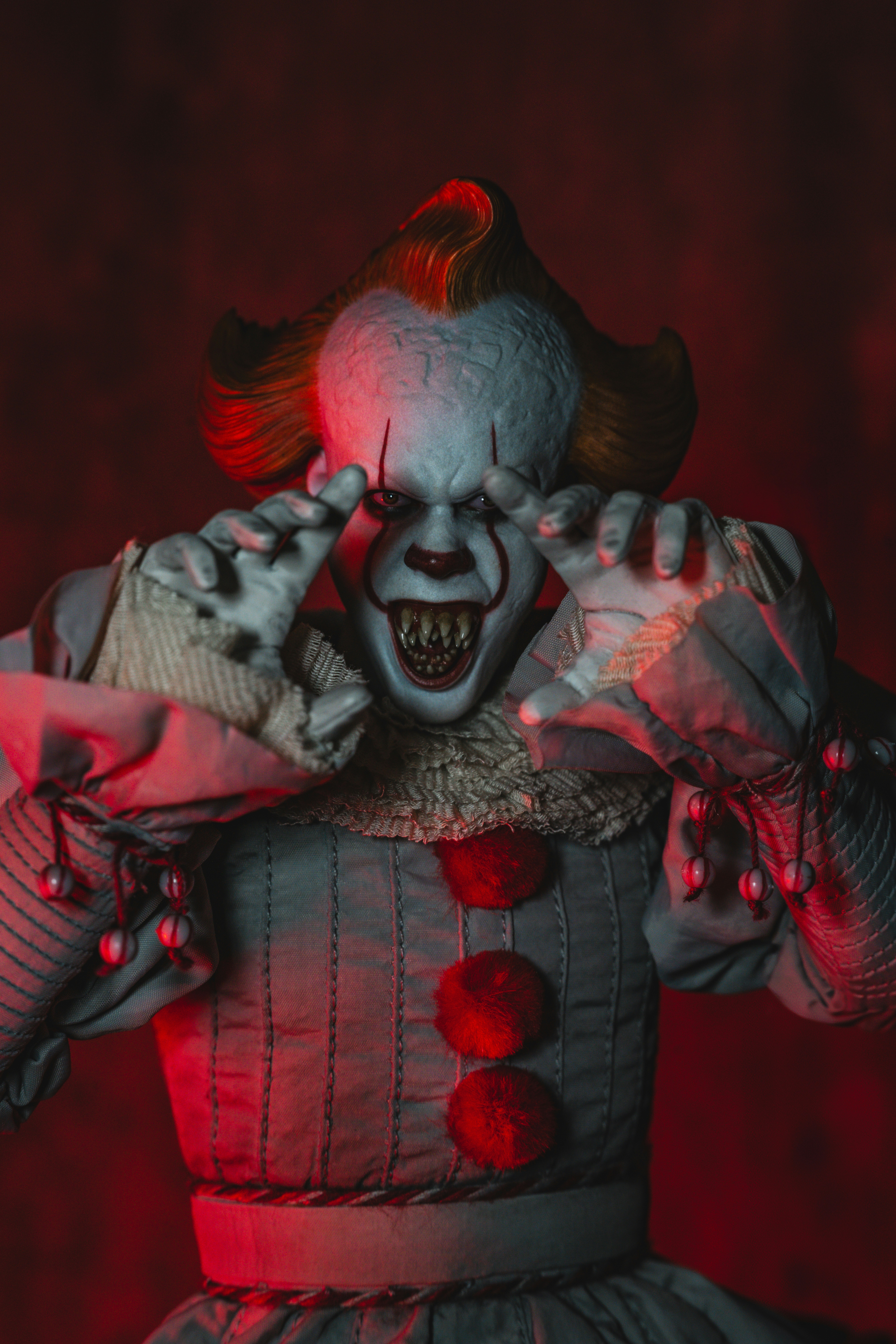 Terror in Red Light: Pennywise Emerges
