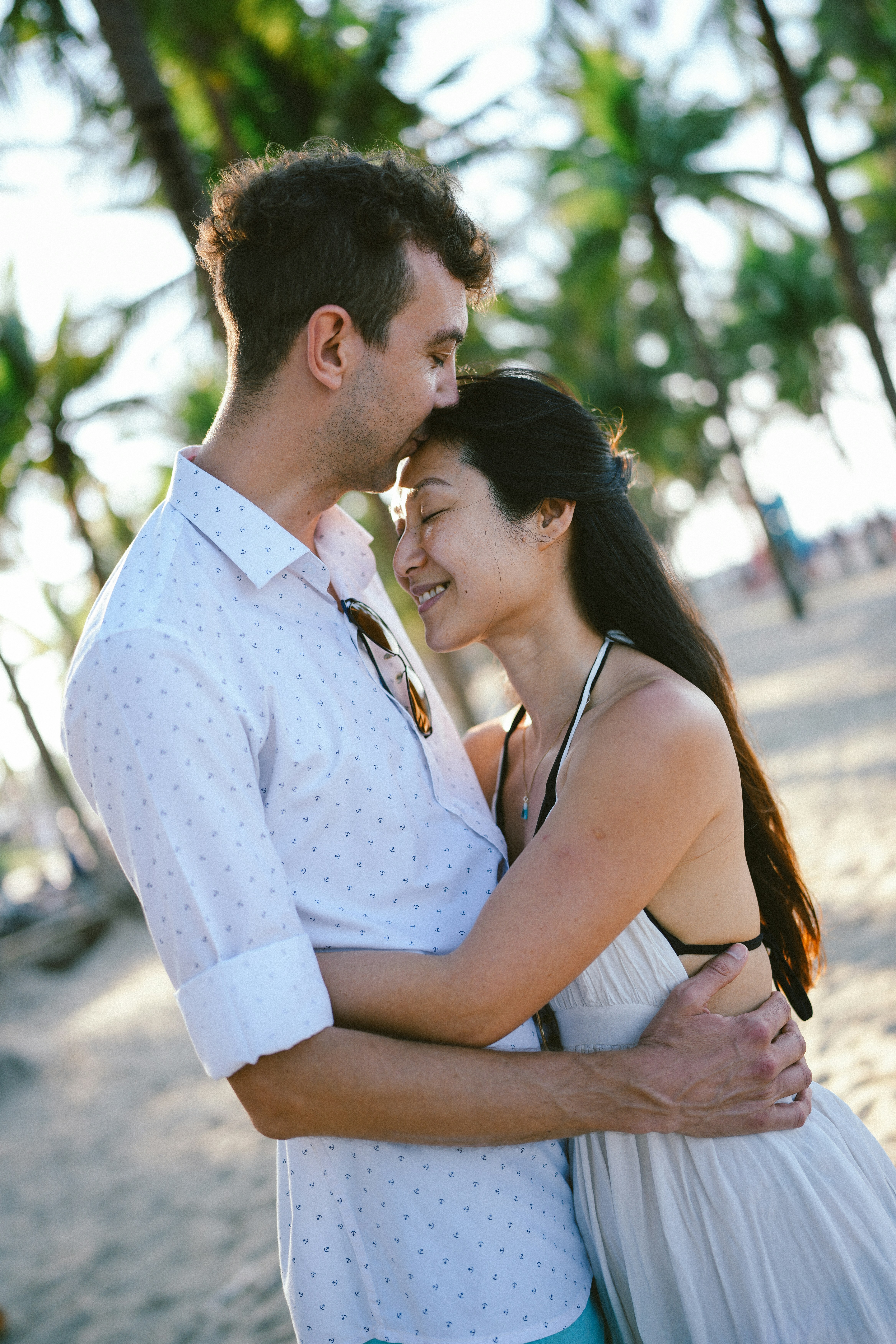 Embrace by the Shore: Quiet Harbor of a Kiss