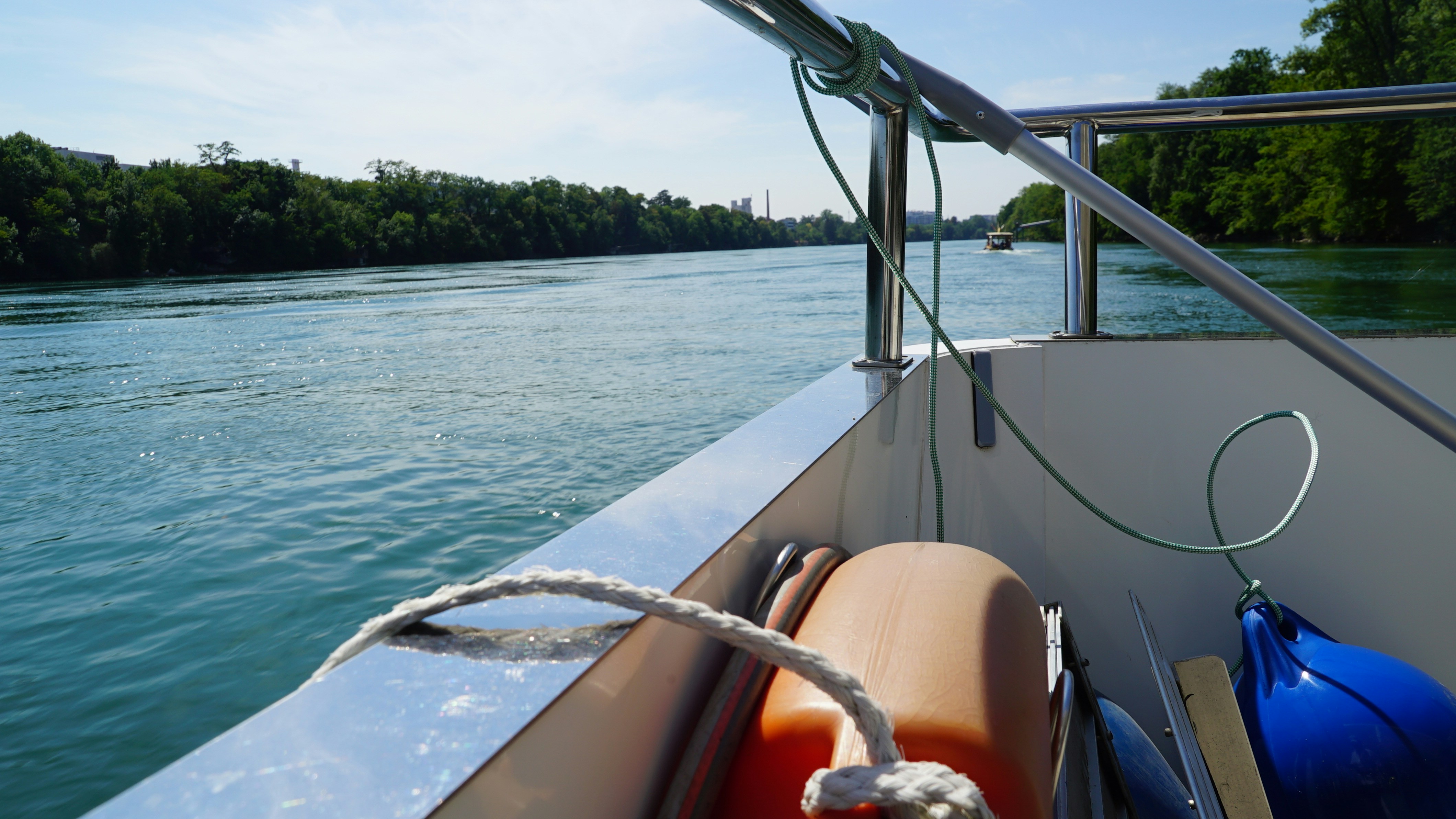 Onboard Vista: A Quiet Riverside Drift