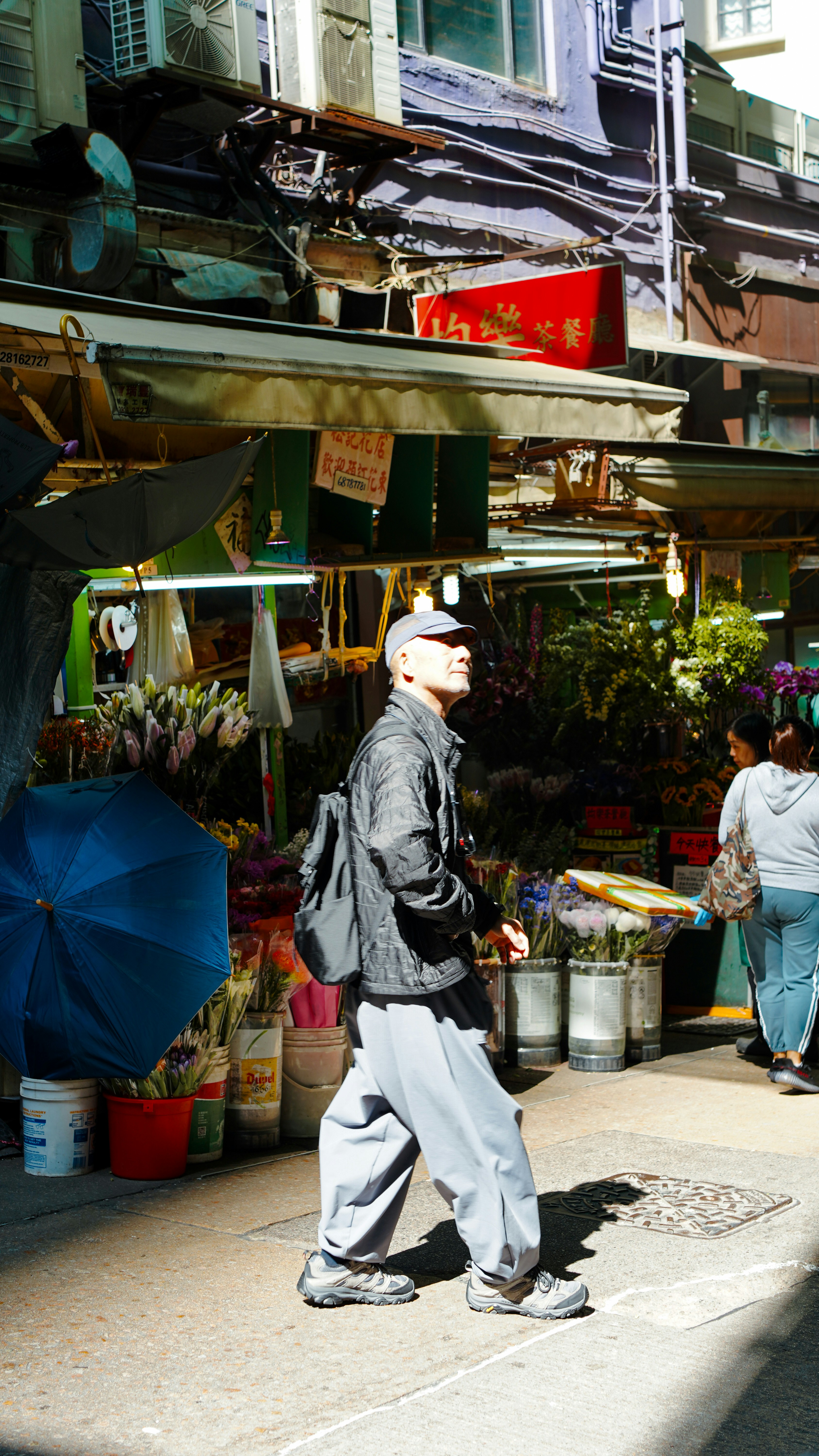 Street Market Portrait: The Quiet Leader of the Aisles