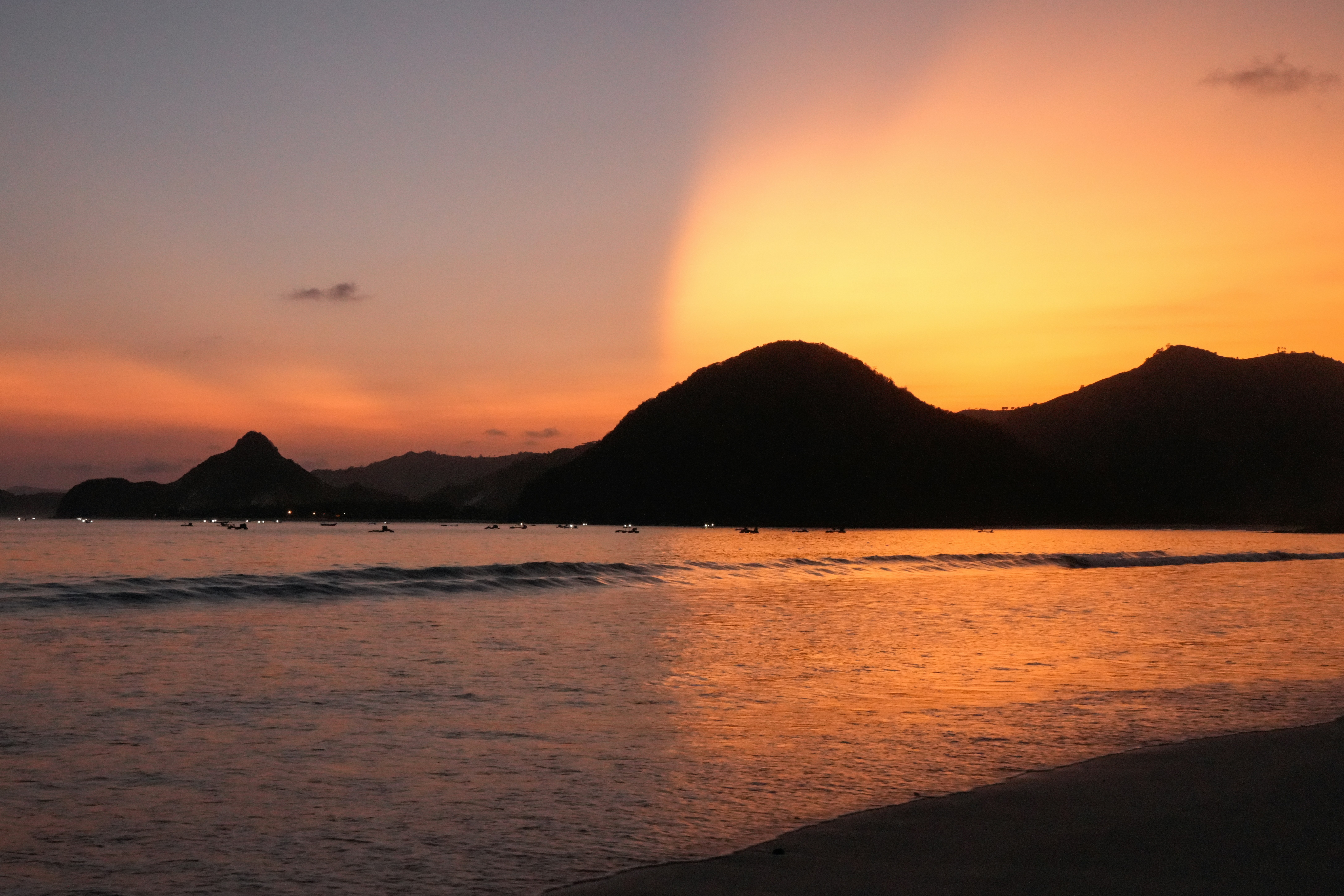 Silhouette Ridge at Sunset: A Quiet Coastal Moment