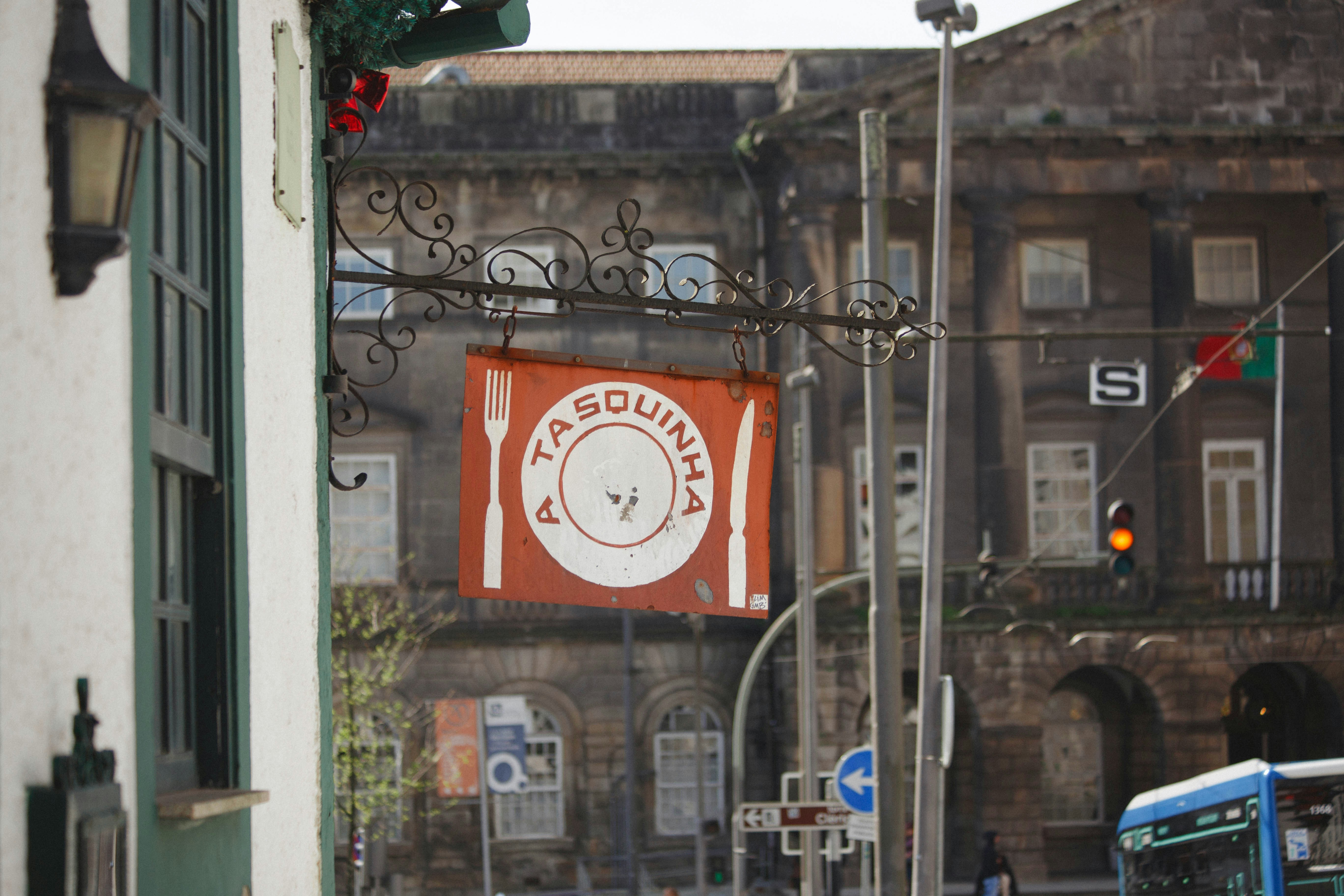 The Signpost to Tasouinha Alley