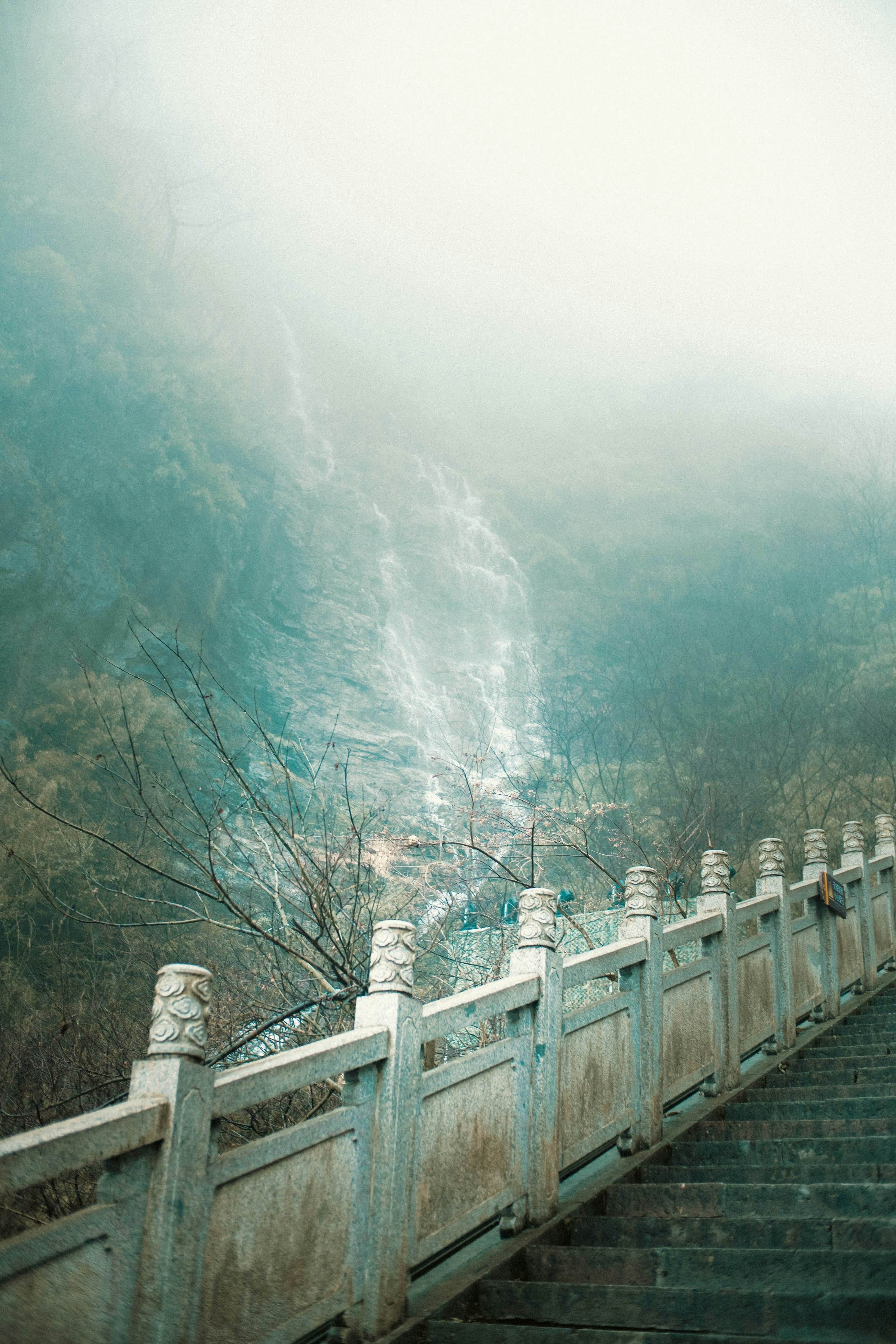 Mist over the Stone Bridge
