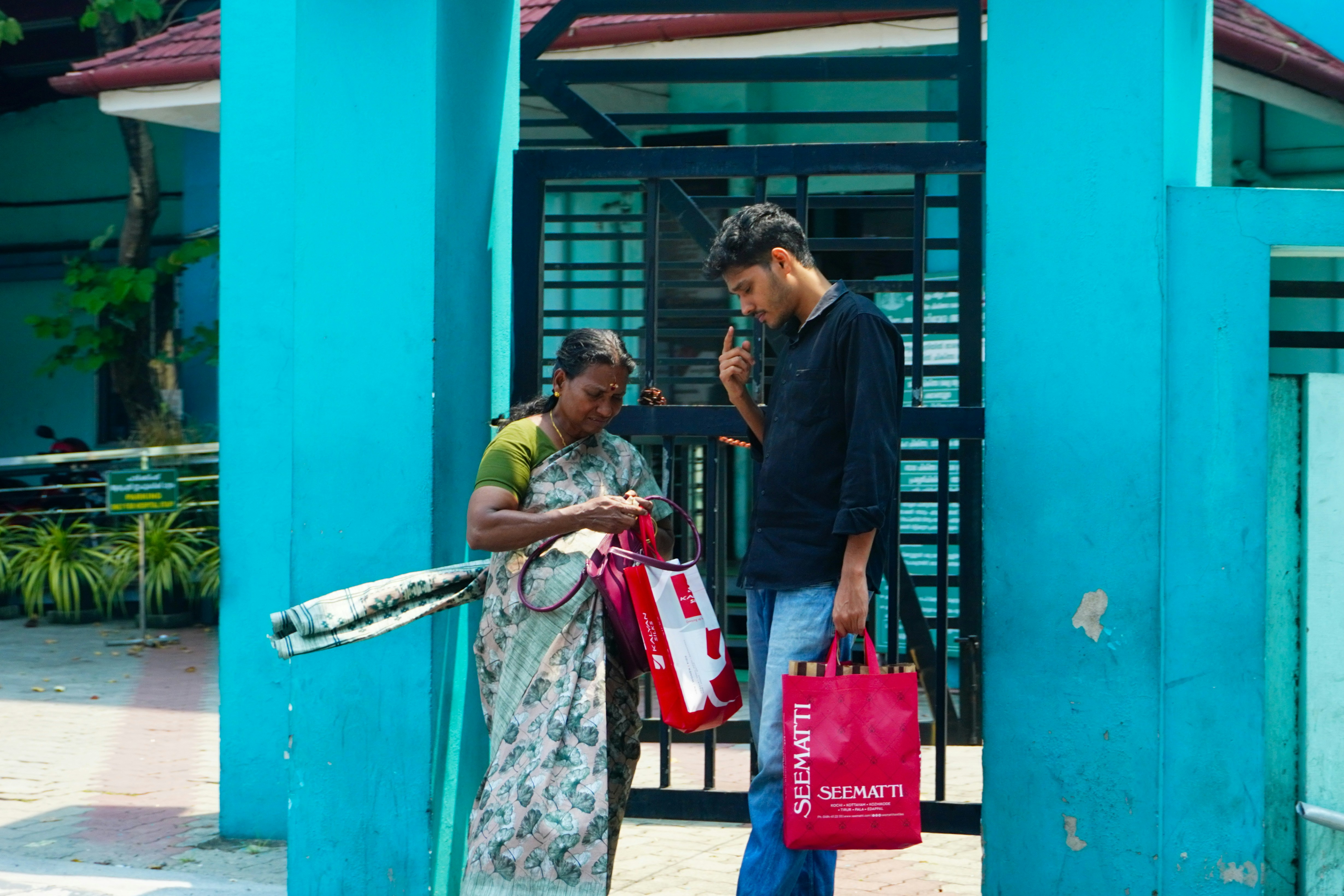 Shopper Exchange by the Blue Corridor