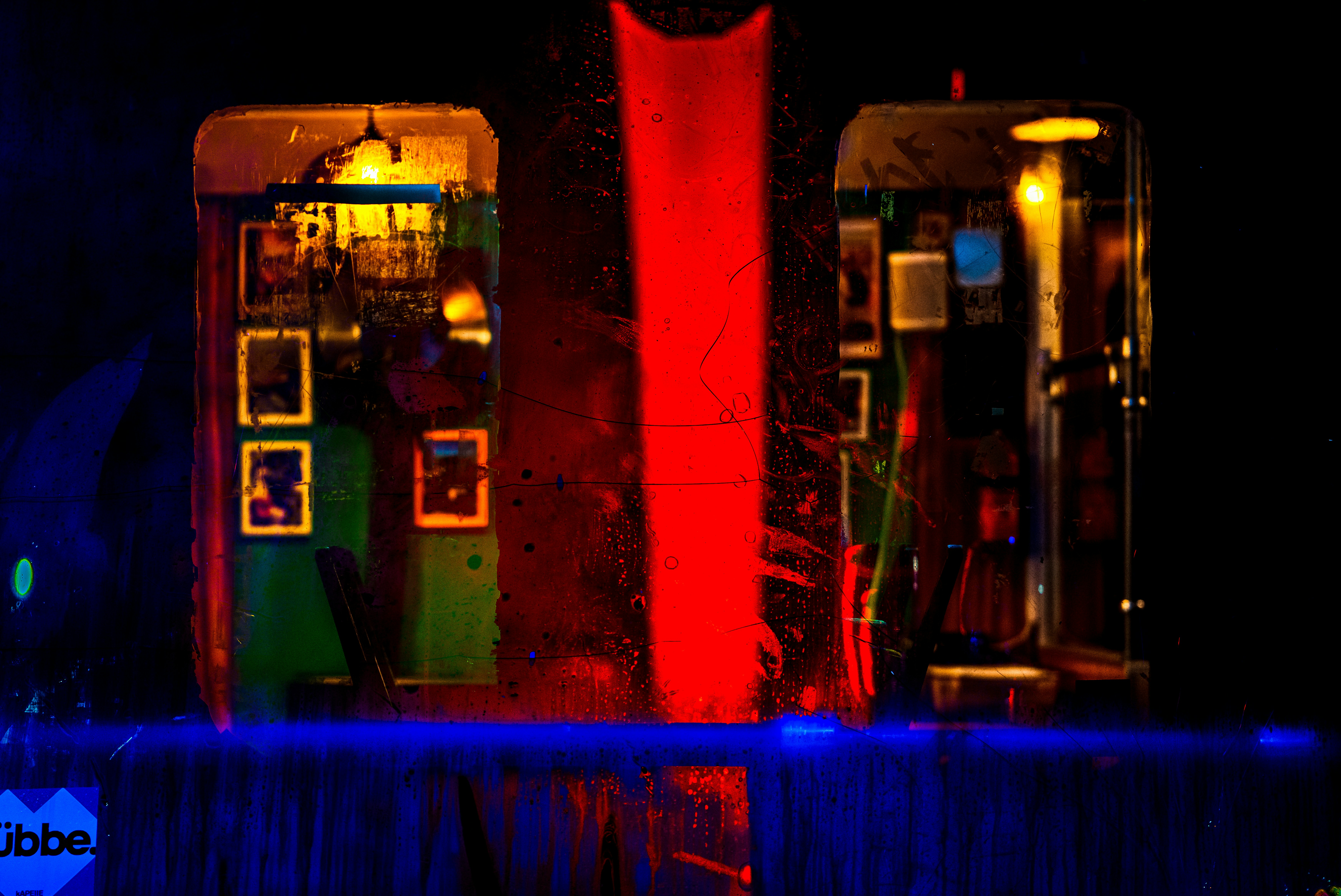 Neon-lit Vending Gap: A Rain-Drenched Night at the Arcade