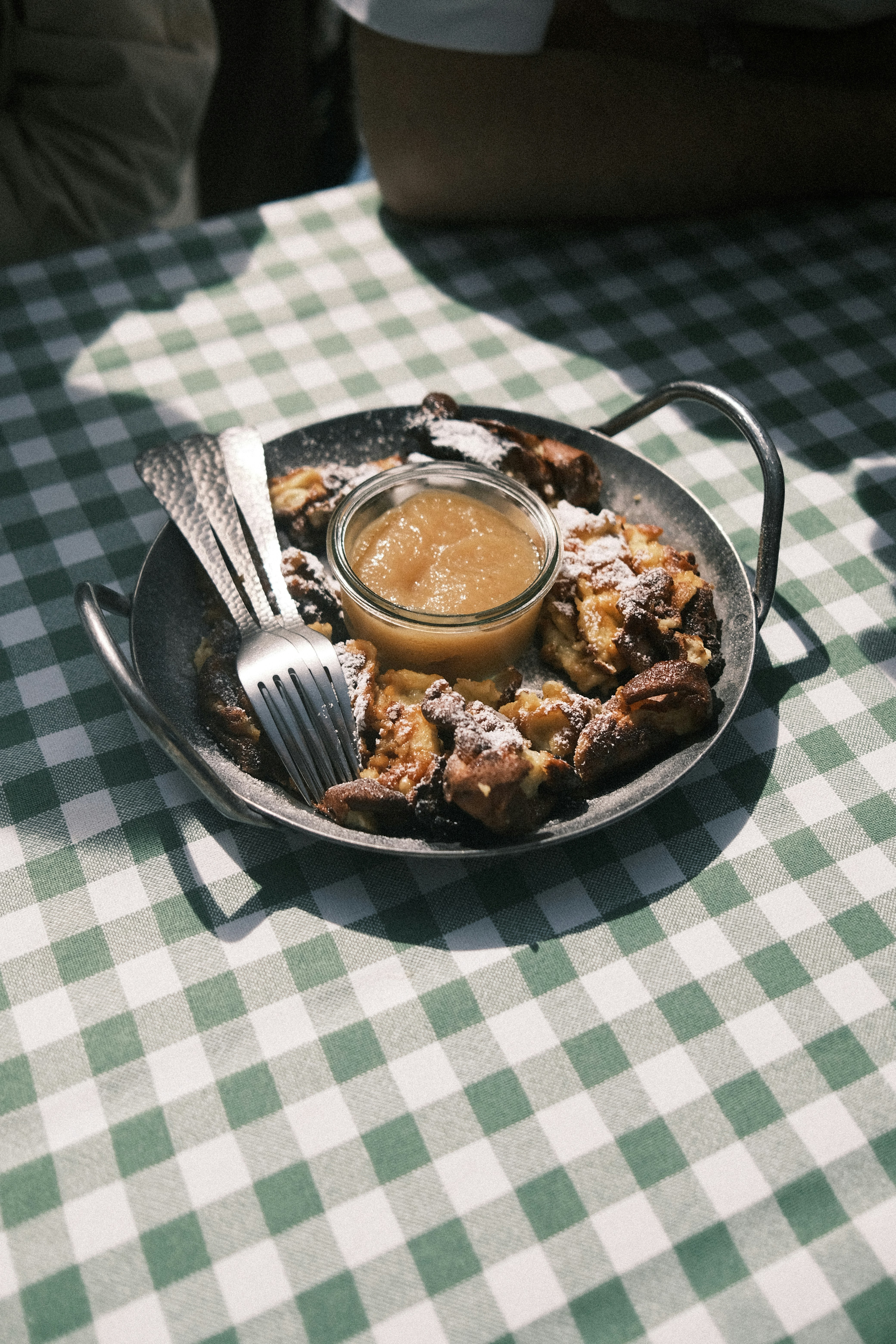 Caramel Center: Churros-like Pieces in a Sugary Pan with Dipping Sauce