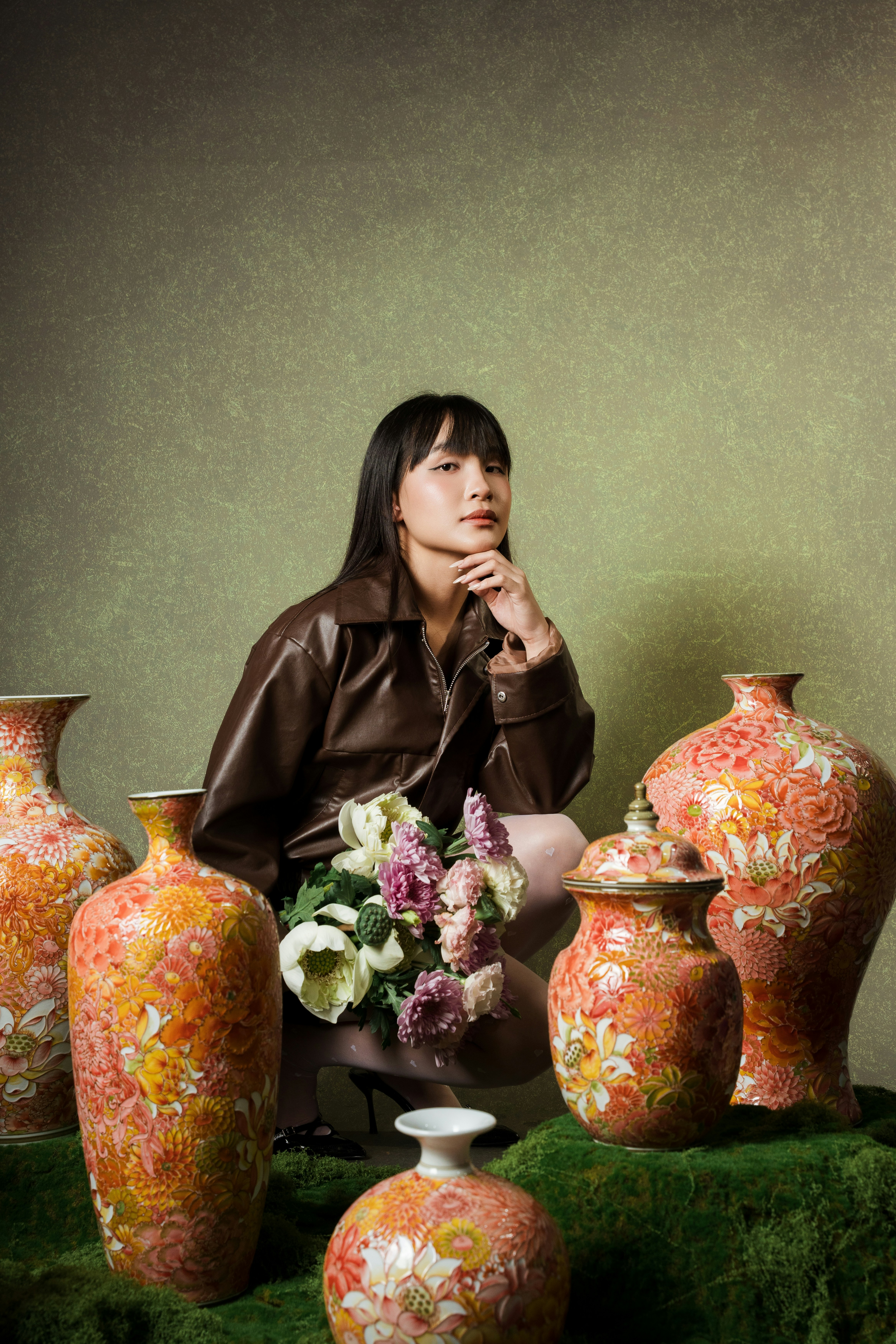 Midnight Bloom: A Fashionable Quiet Among Vases