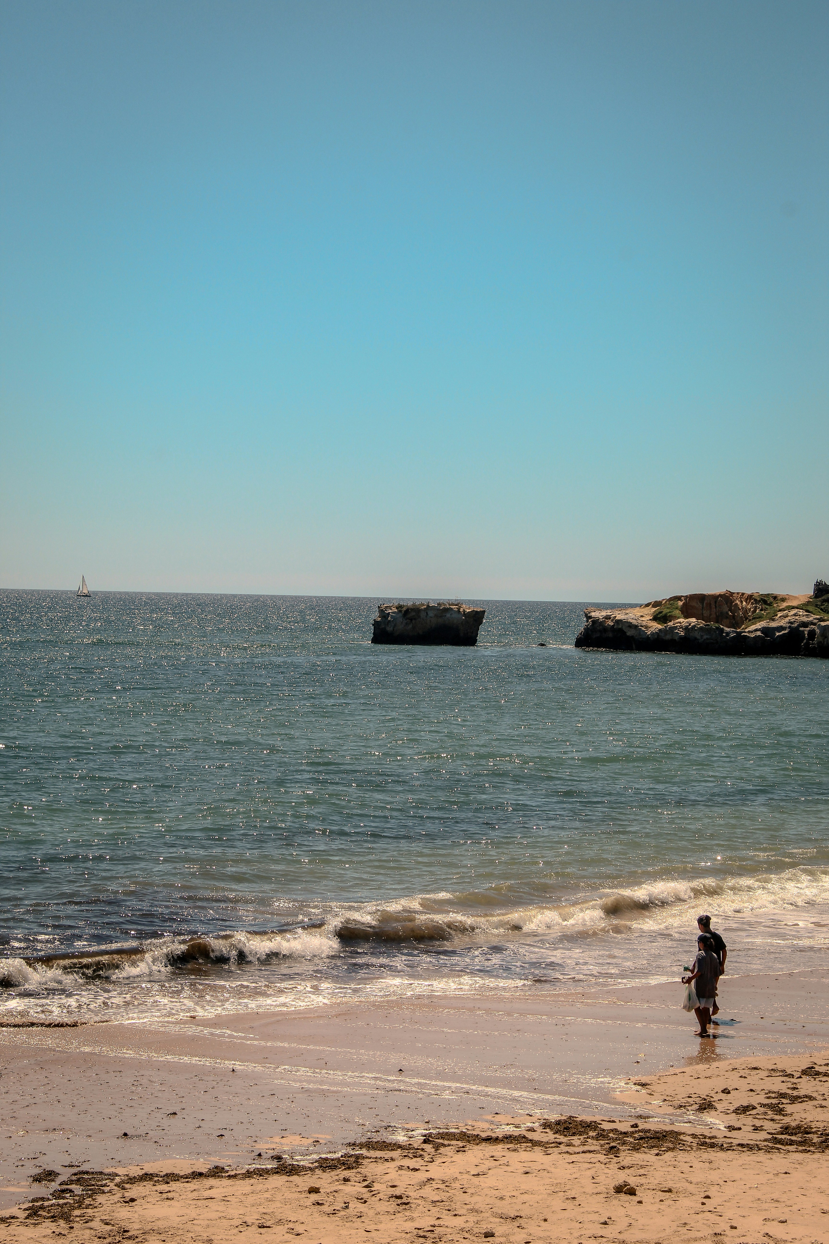 Footprints in the Tide: A Quiet Shoreline Moment
