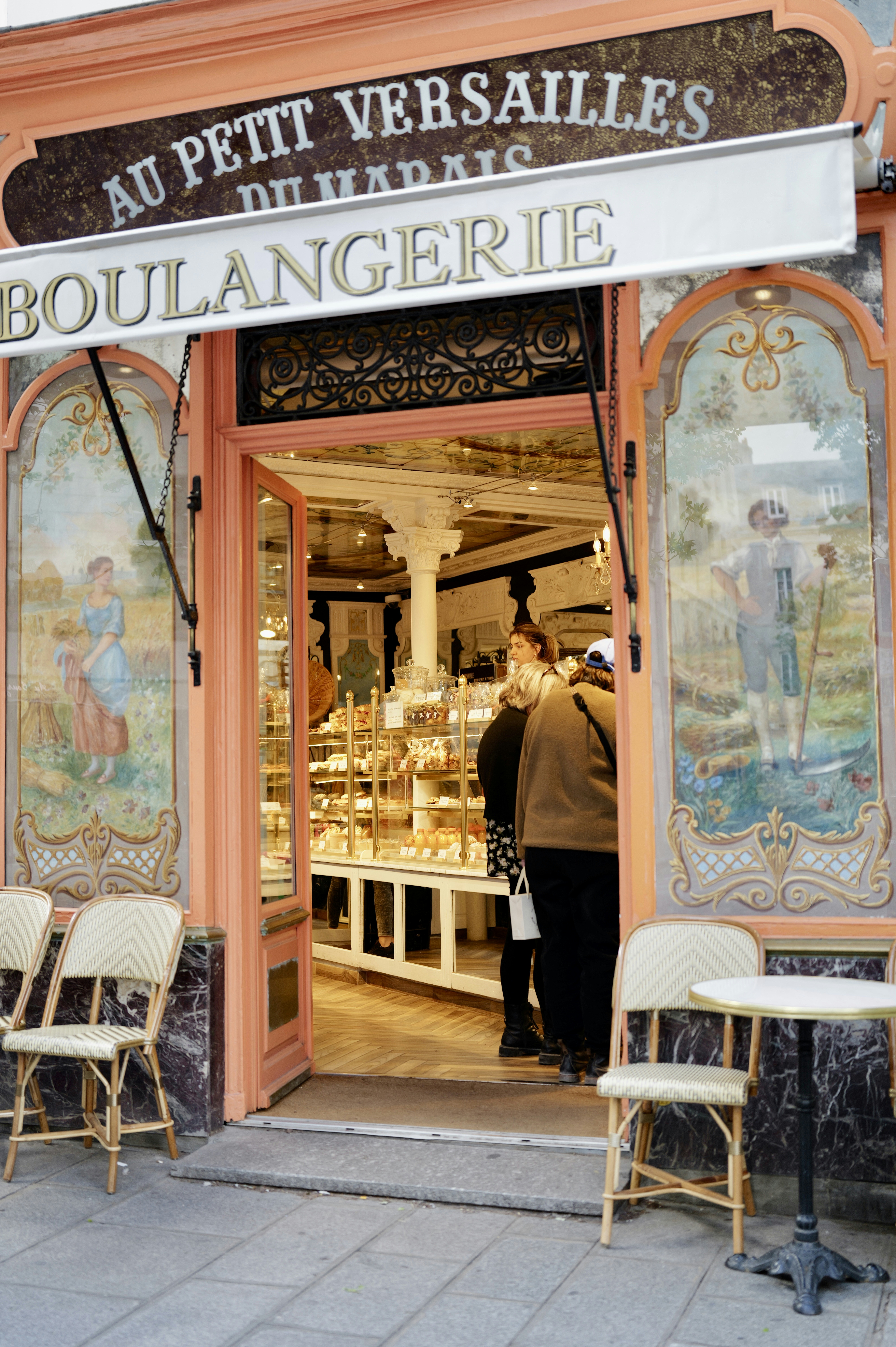Pastel Bakery Portal: A Parisian Boulangerie Opens Its Doors