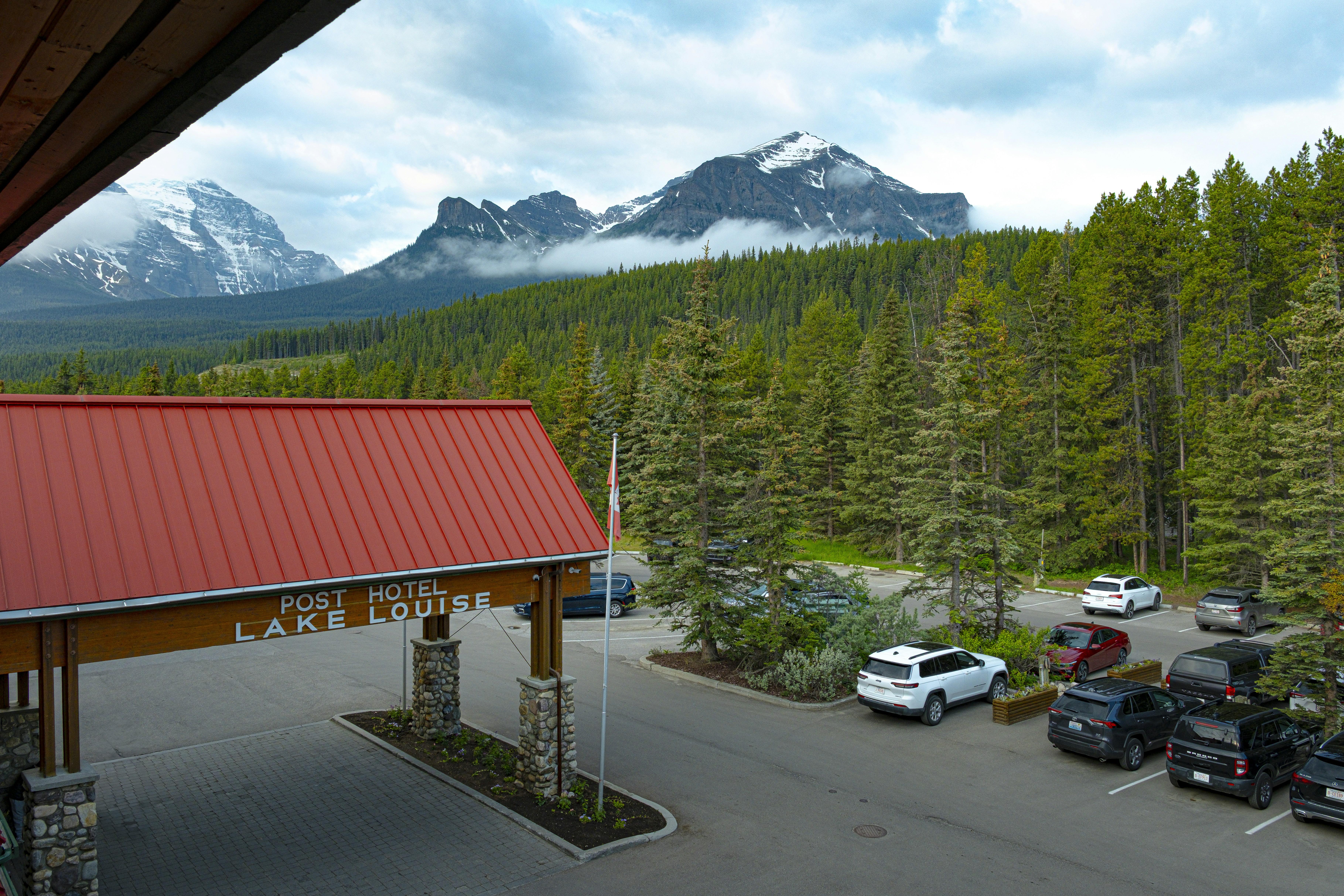 Red Roof Lodge Overlook by Alpine Pines