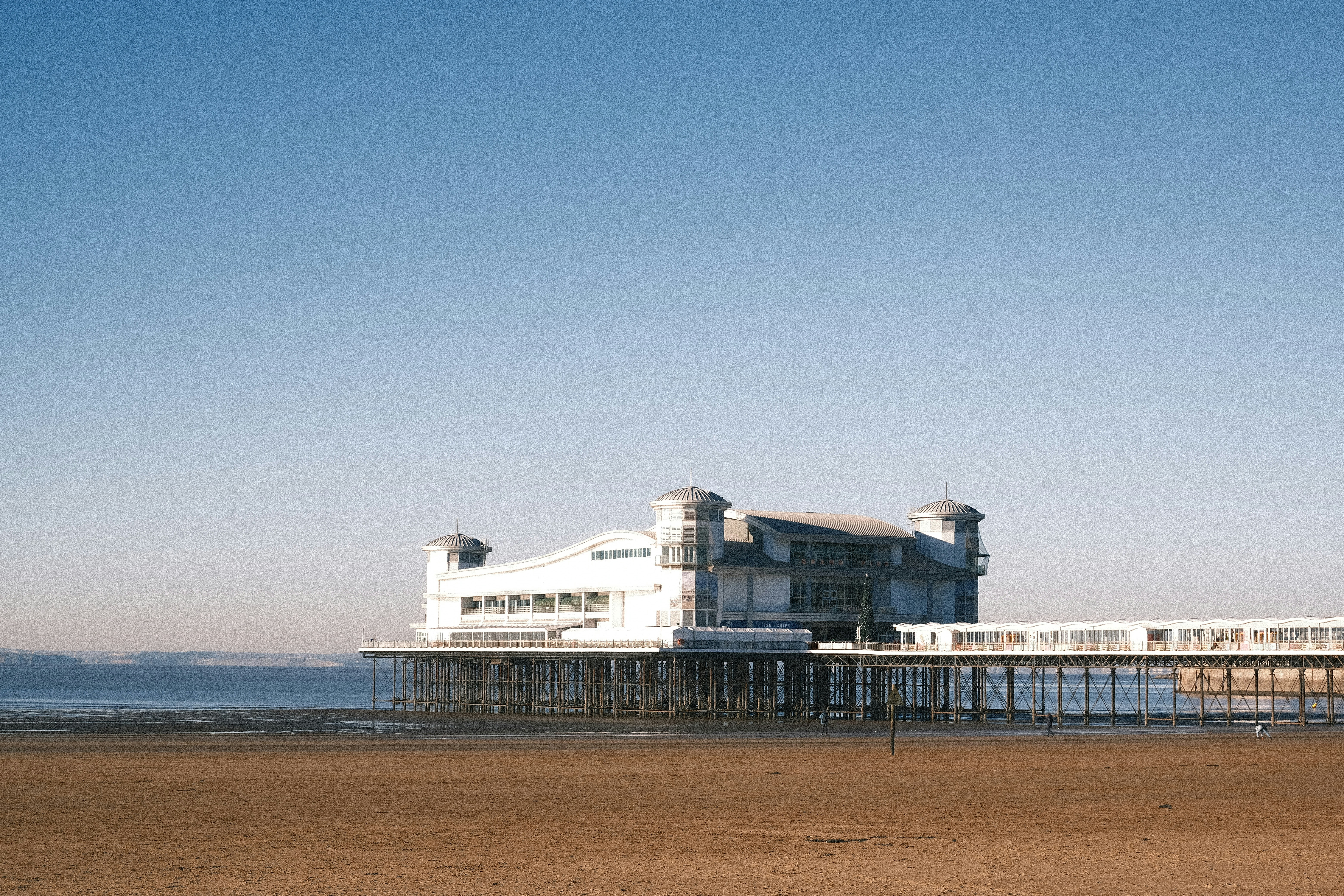 Pierhead Panorama: Architecture Standing at the Edge of the Tidal Plain
