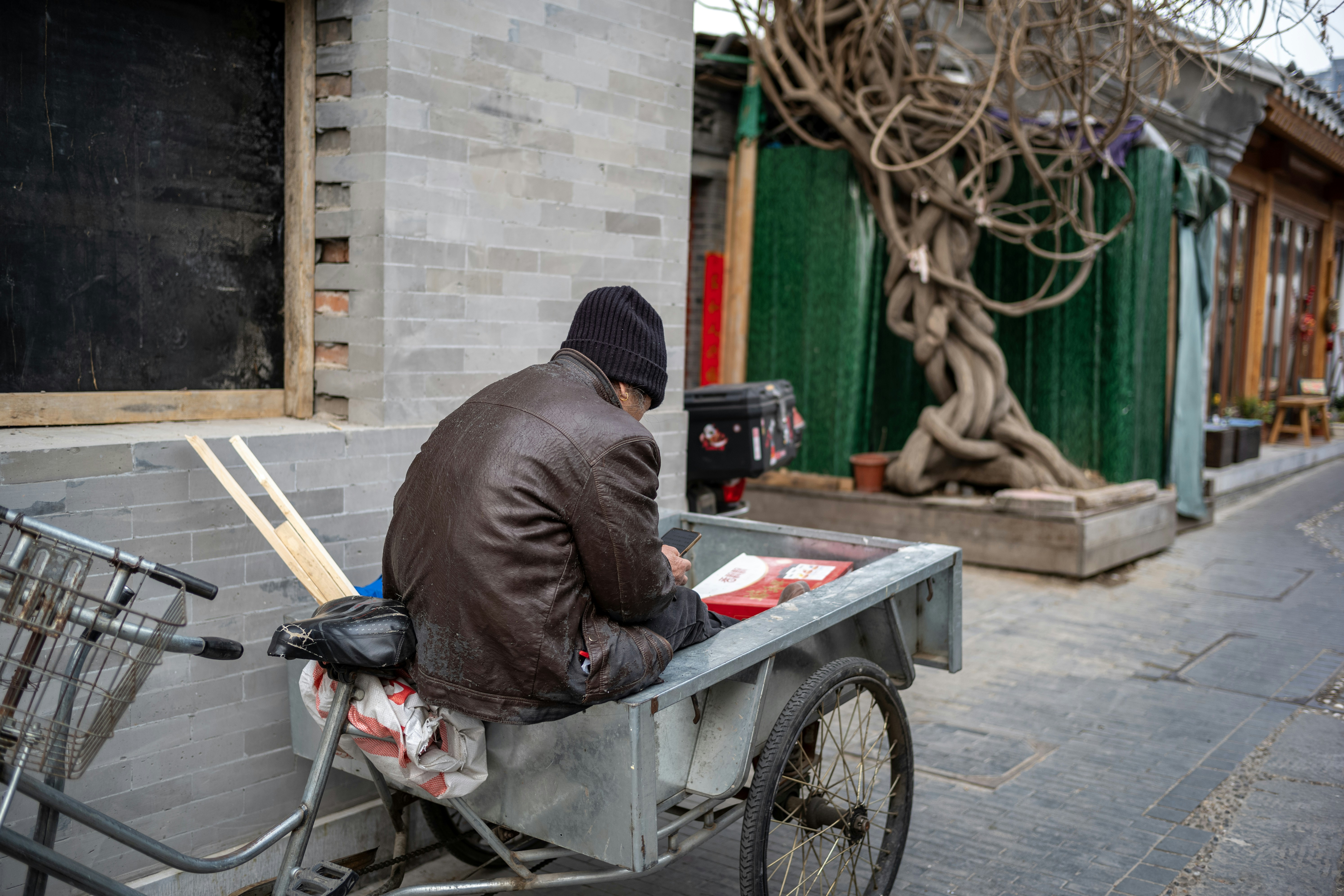 The Silent Drawer: A Street Chronicle of a Man at Work