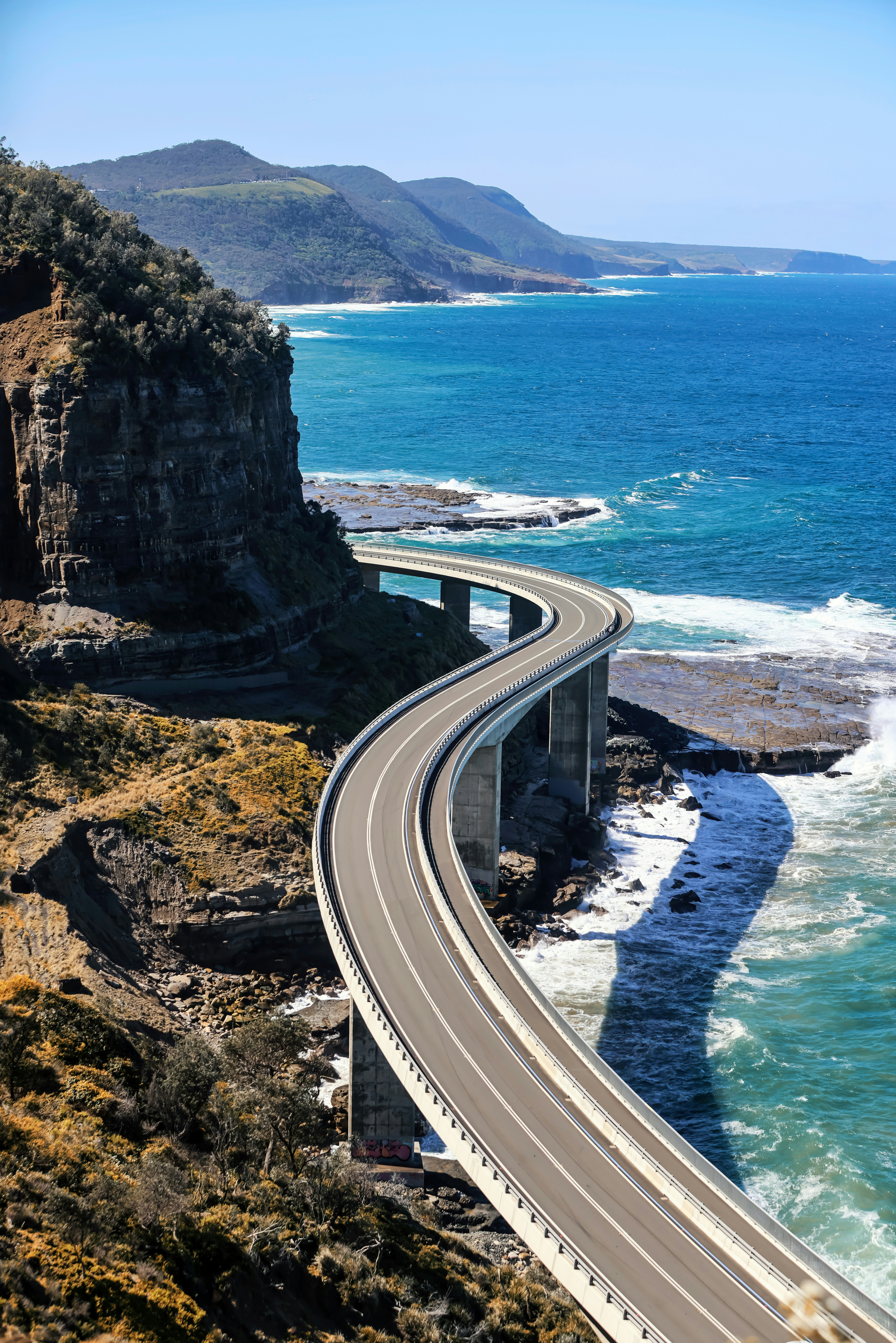 Coastline Curve: A Ocean-Bridge Serenade