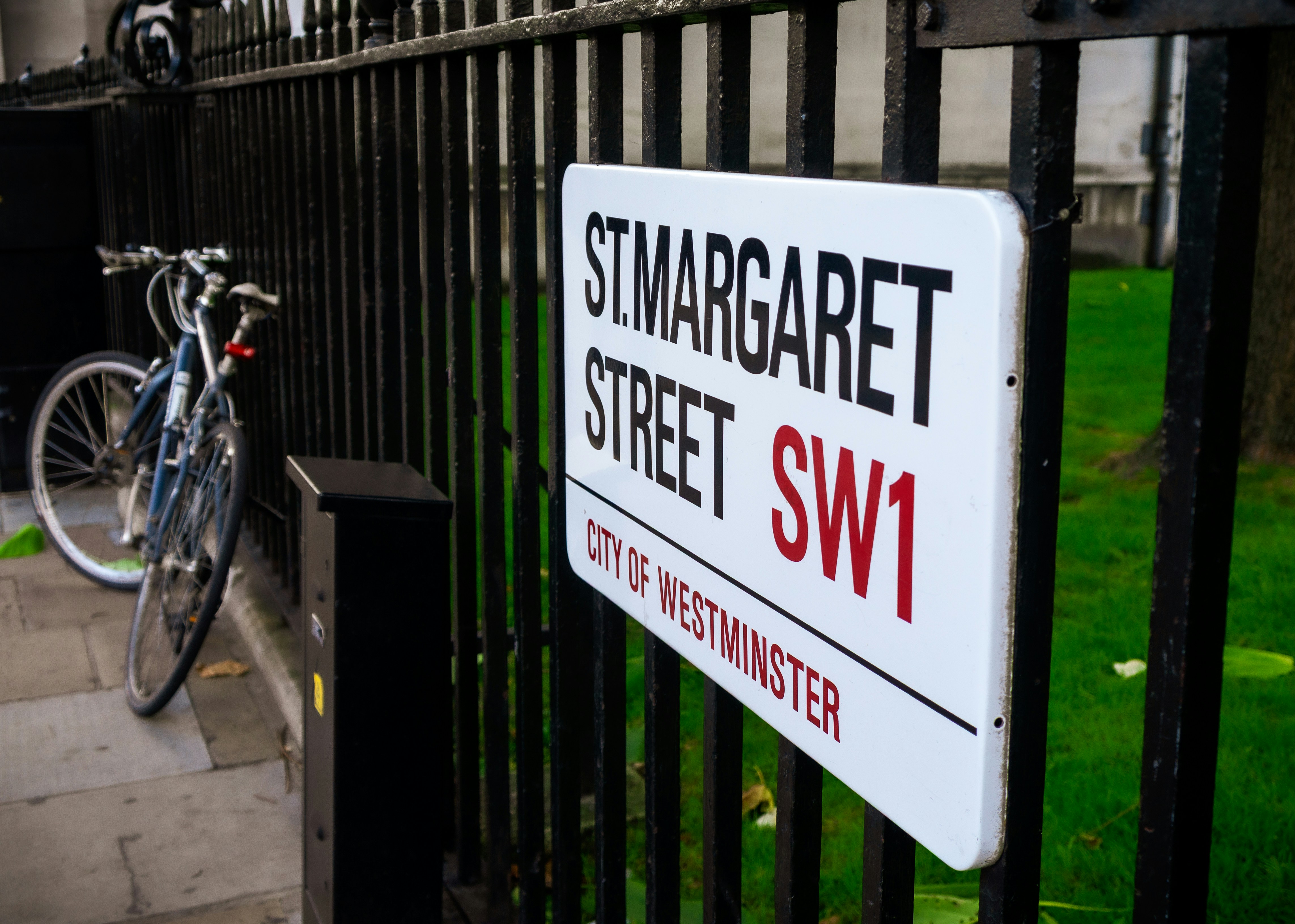 Street Sign in Westminster: Saint Margaret’s Lane by the Railings