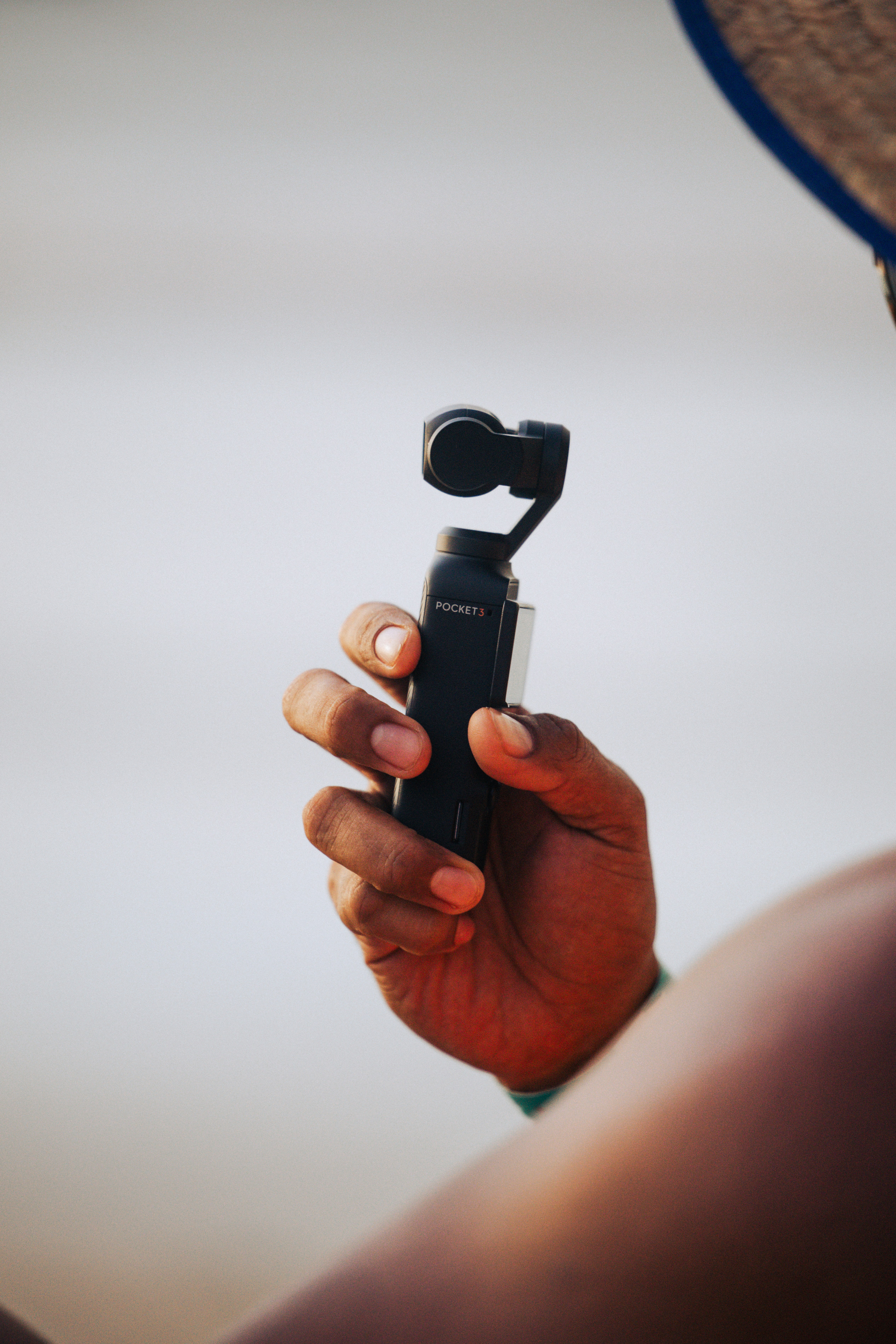 Pocket Gimbal: A Handheld Moment Captured with a Tiny Stabilizer